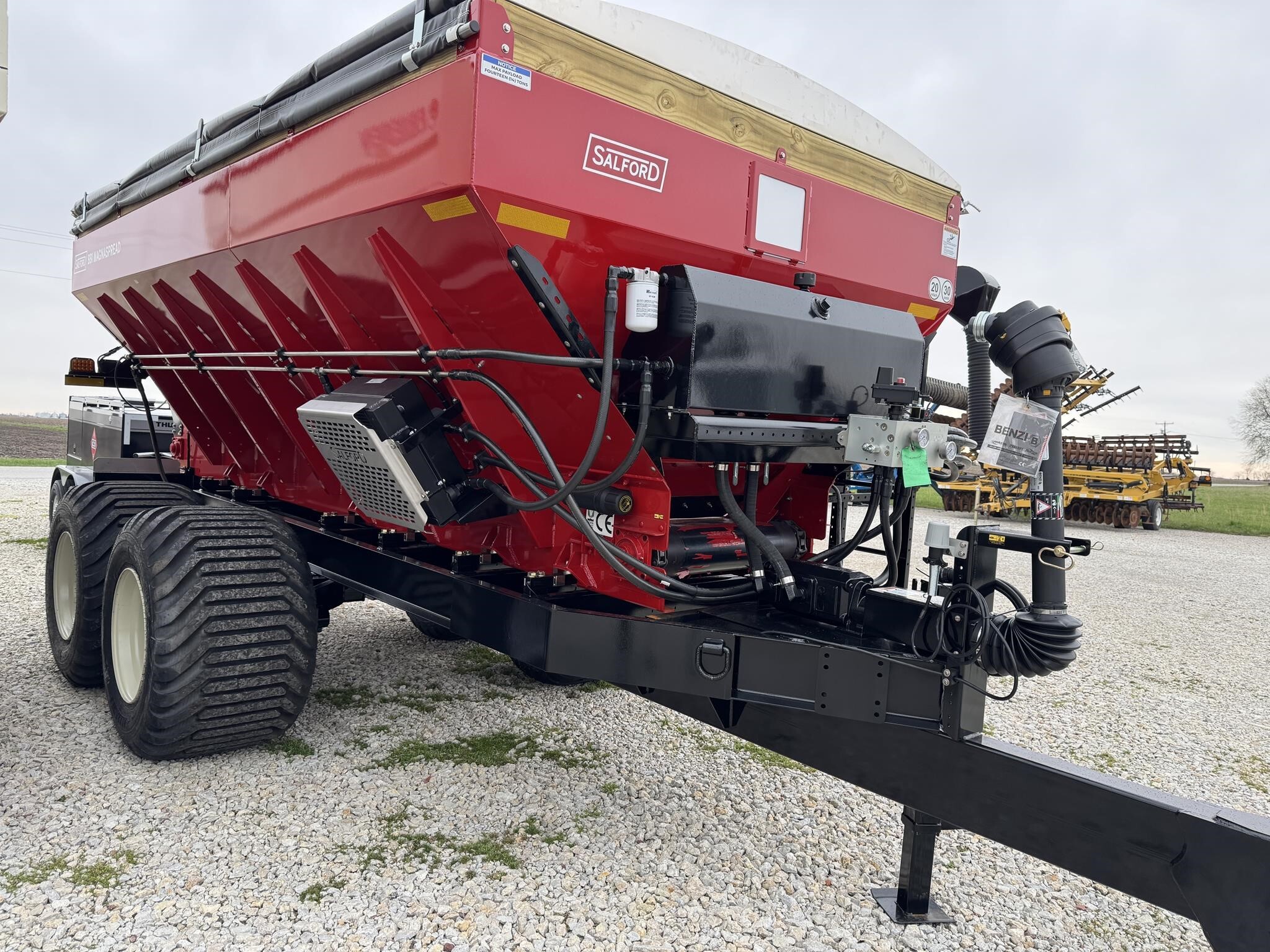 Salford BBI MAGNASPREAD Pull-Type Fertilizer Spreader - $97,500 ...