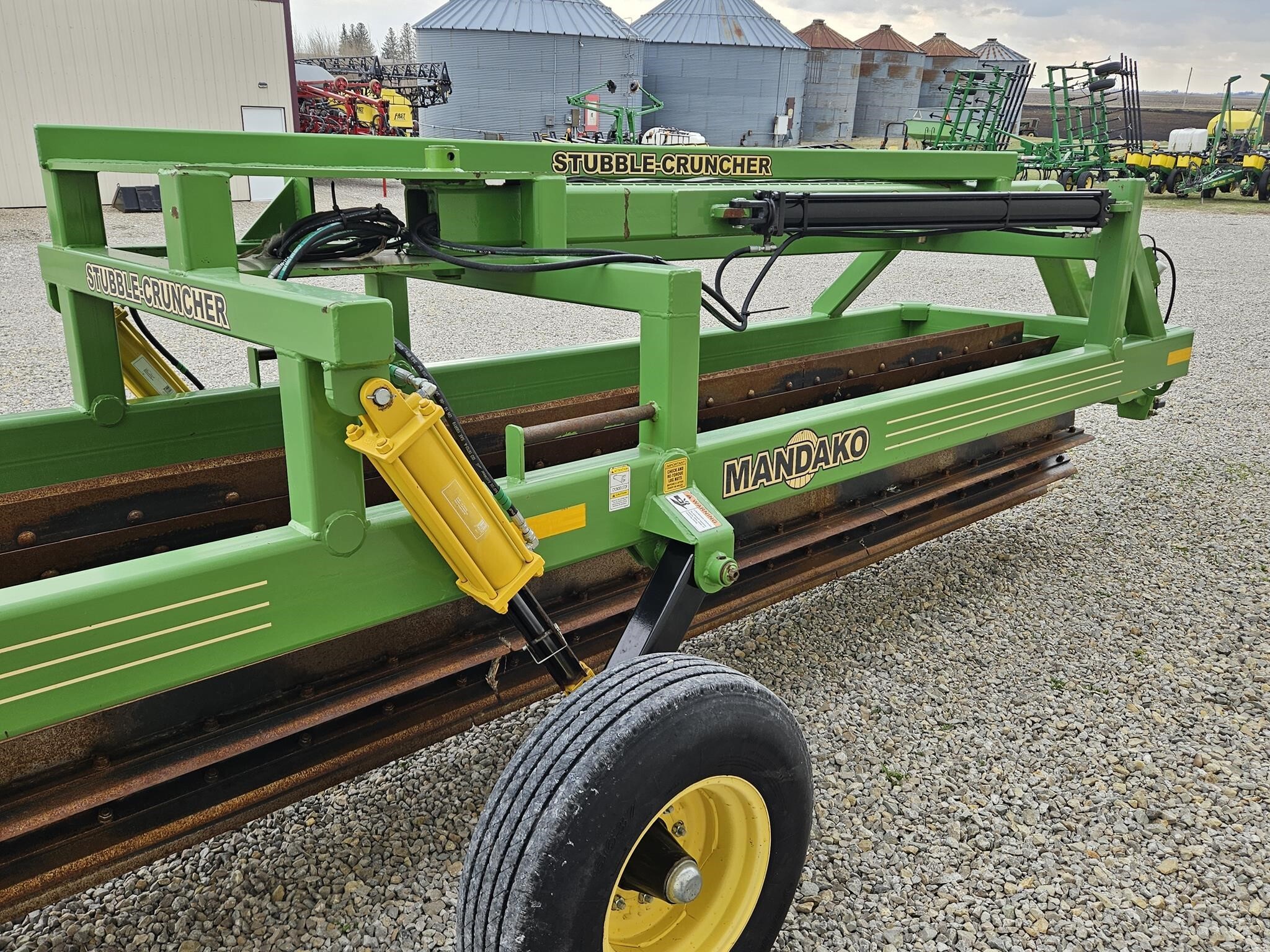 Mandako L2040I Land Roller - $12,900 | Machinery Pete