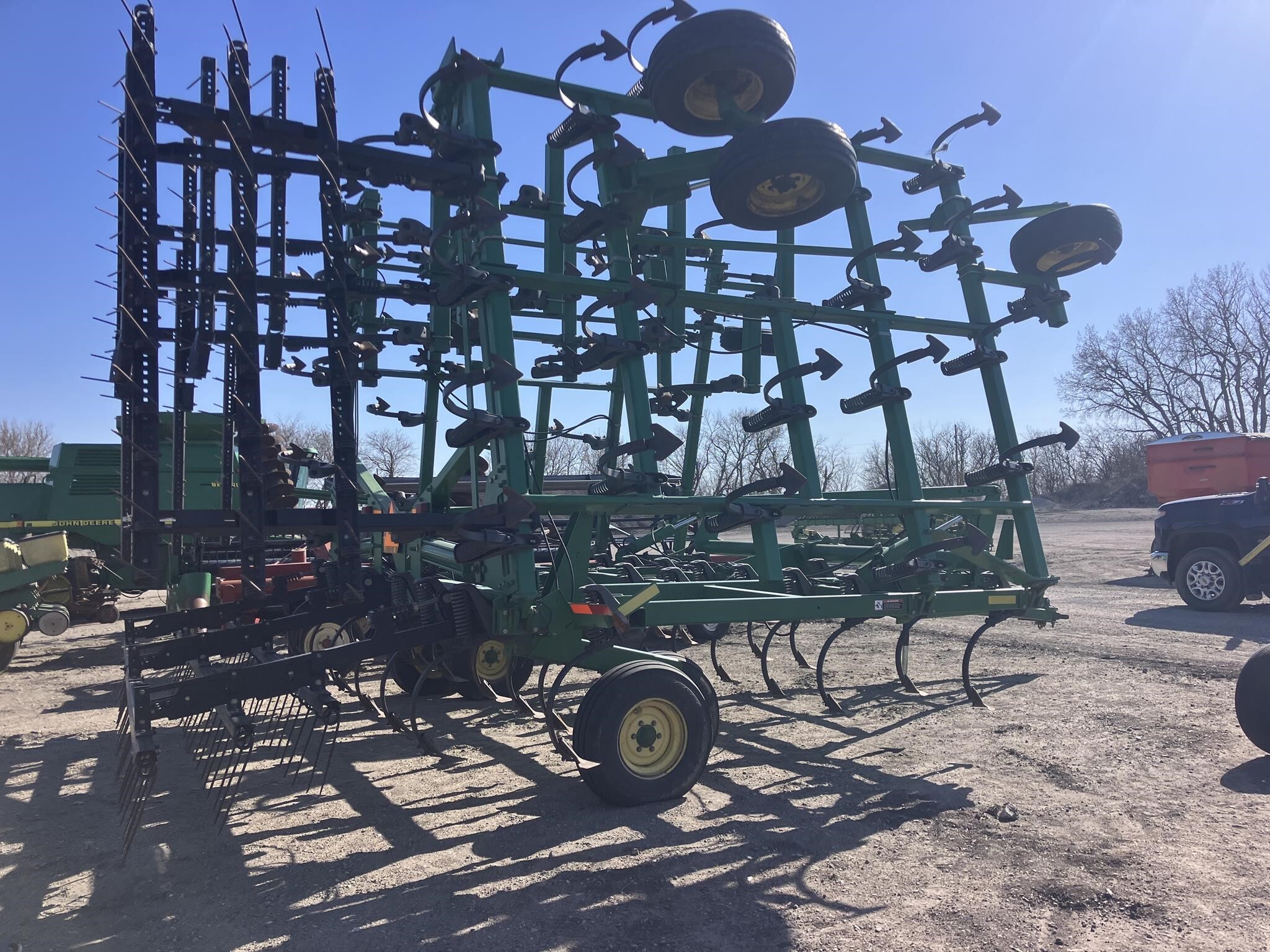 2004 John Deere 2210 Field Cultivator - $17,500 | Machinery Pete