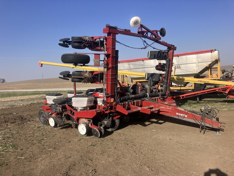 Used White Planters for Sale - 150 Listings | Machinery Pete