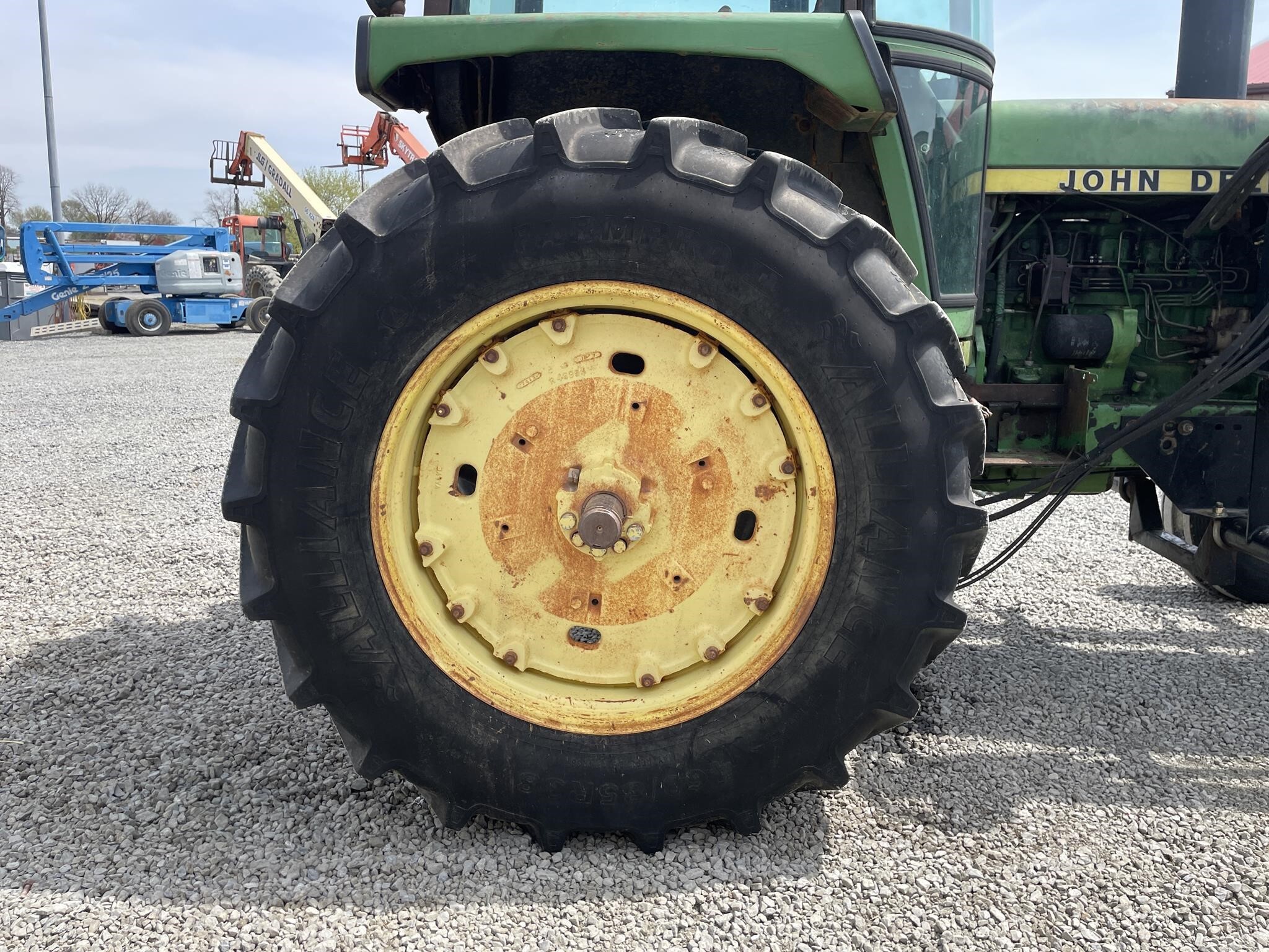 John Deere 4240 Tractor - $24,800 | Machinery Pete