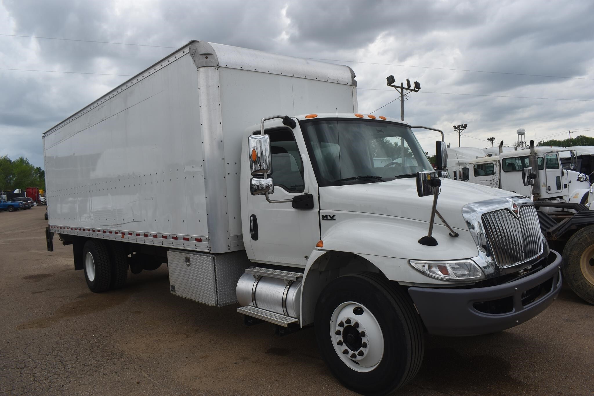 2019 International MV Box Trucks/Trailer - $24,000 | Machinery Pete