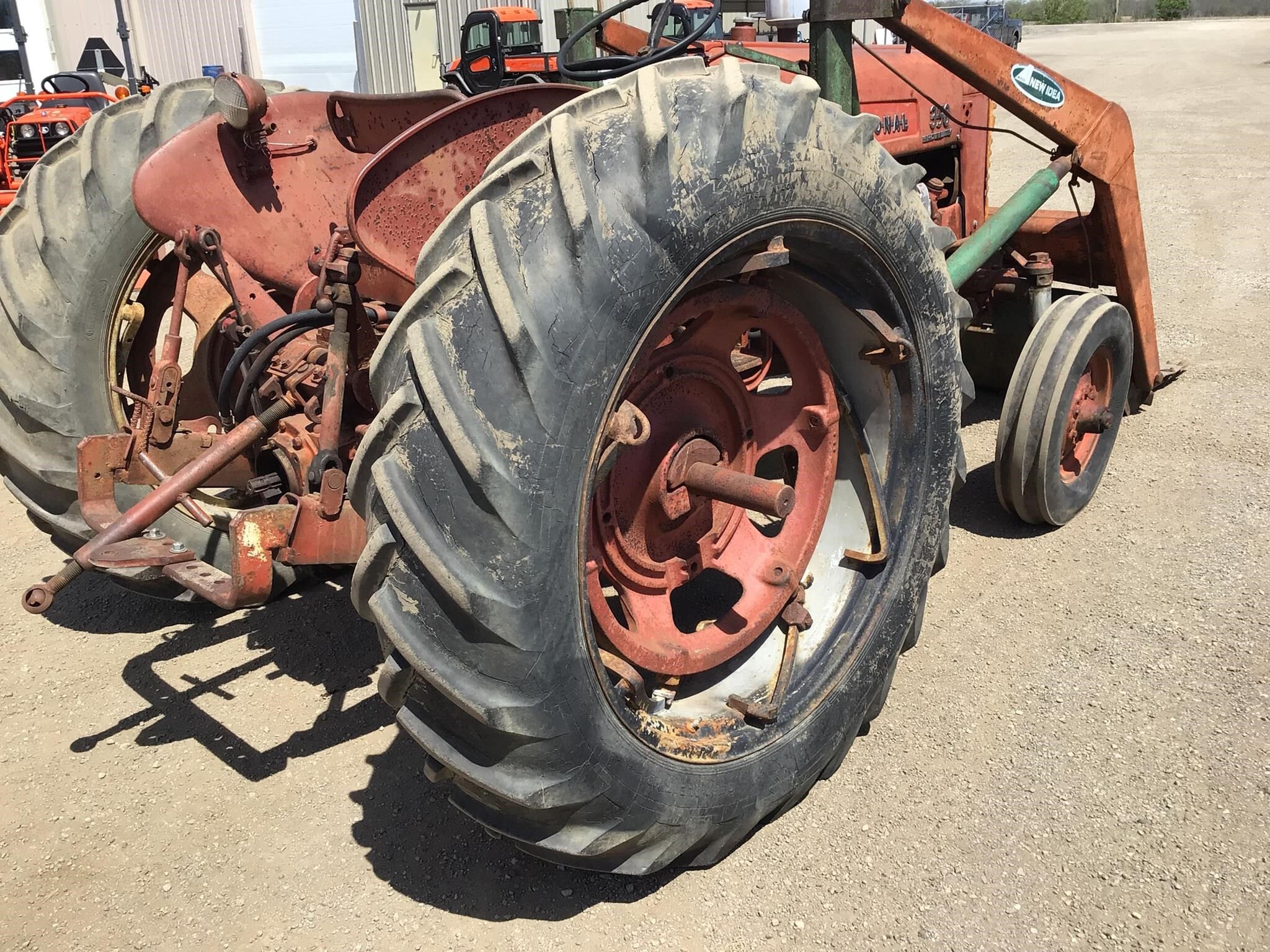 International Harvester 350 Tractor - $2,950 | Machinery Pete