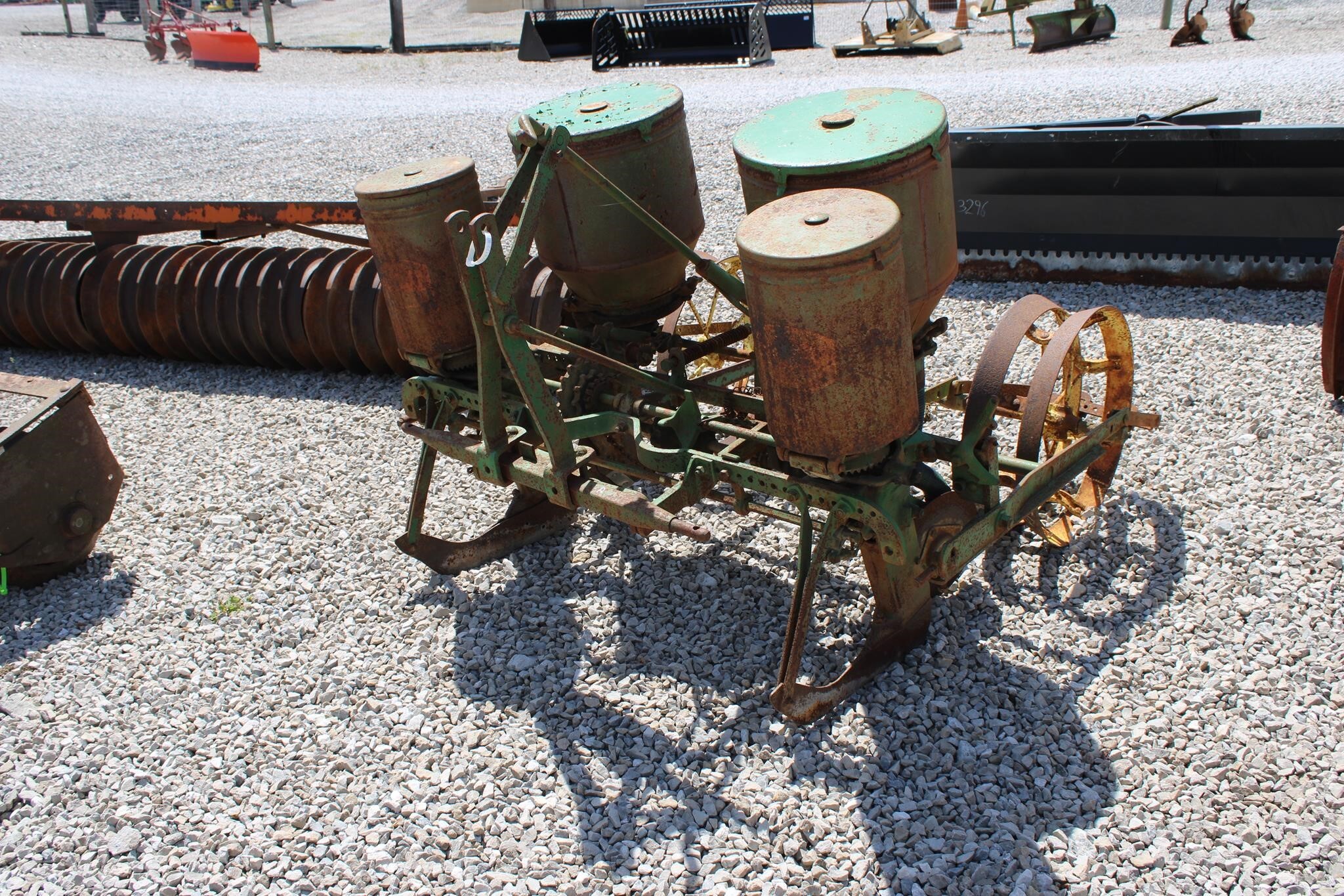John Deere 2RW Pull-Type Forage Harvester - $825 | Machinery Pete