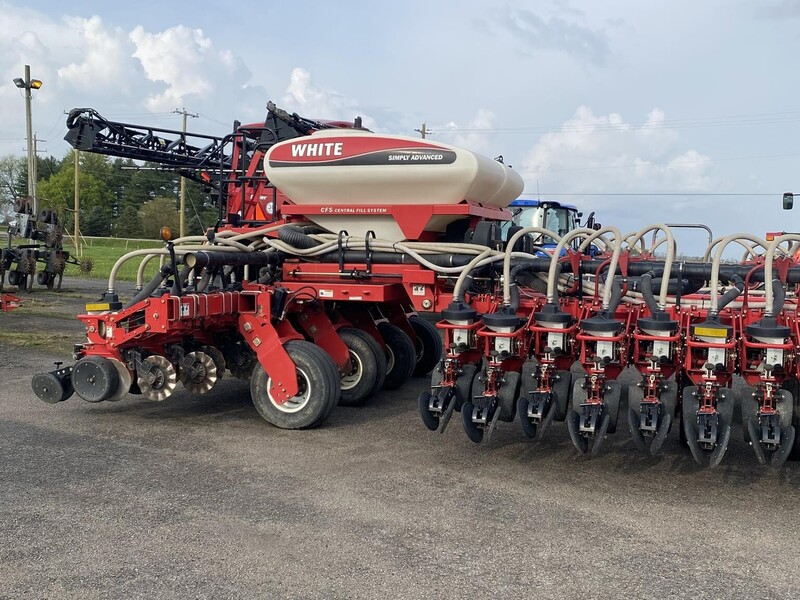 Used White Planters for Sale - 159 Listings | Machinery Pete