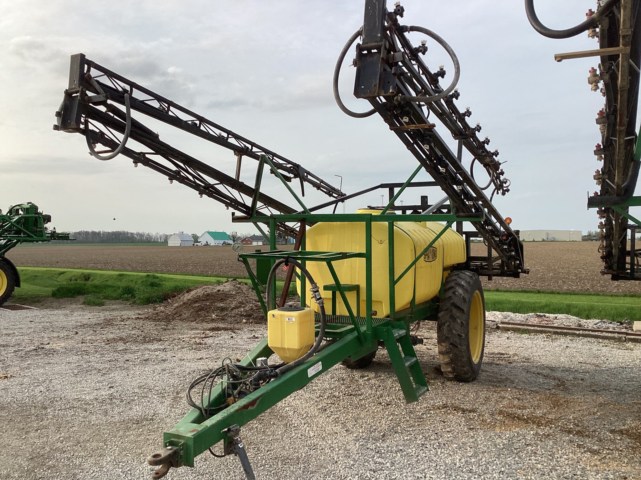 Spray King 1000 Gallon Pull-Type Sprayer - $12,700 | Machinery Pete