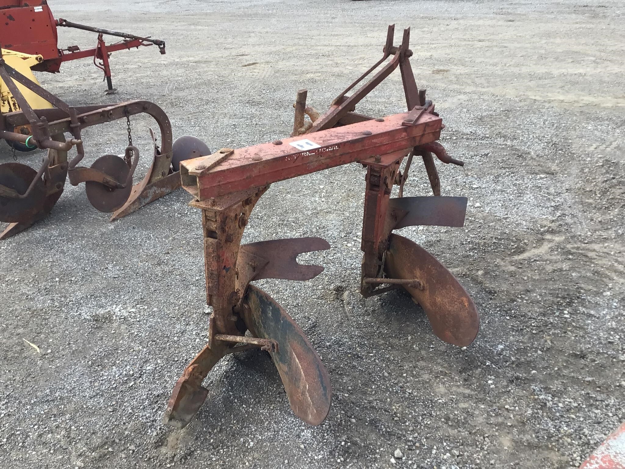 International 420 Plow - $350 | Machinery Pete