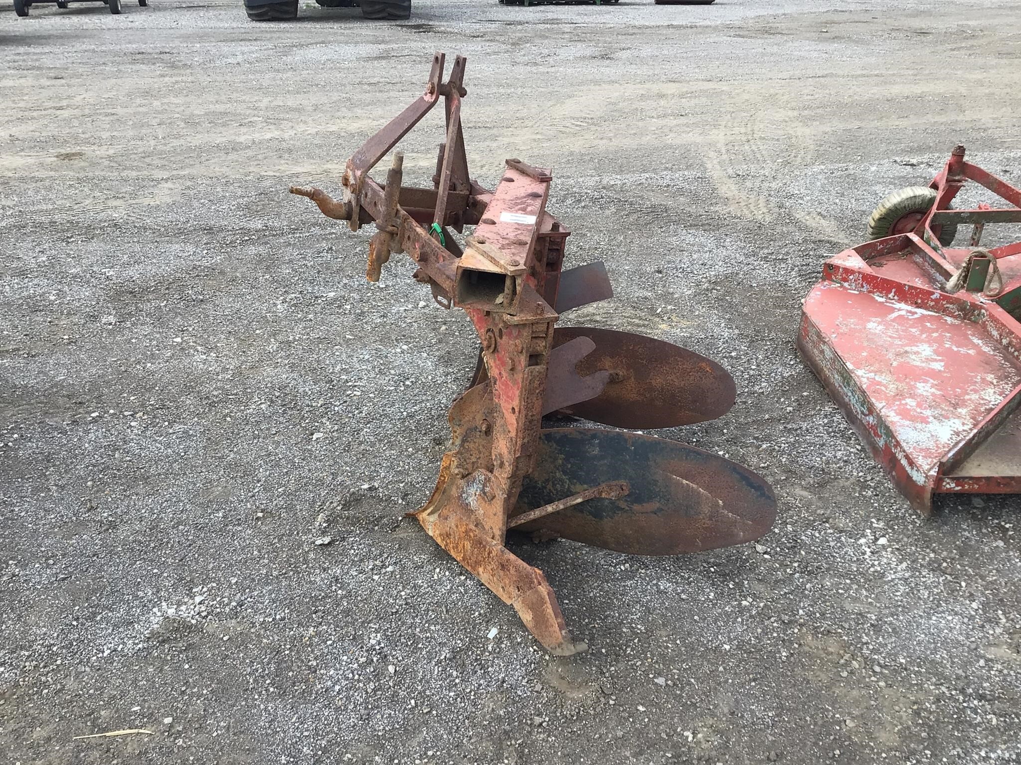 International 420 Plow - $350 | Machinery Pete