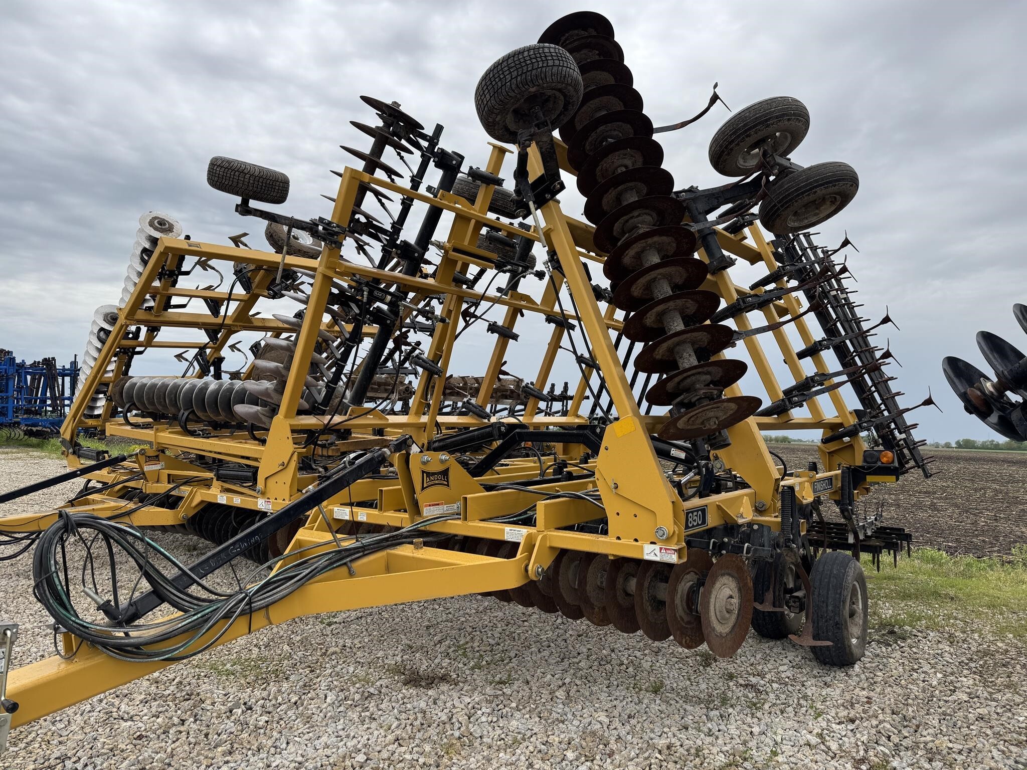 Barker Implement - Shelbyville, Il - Shelbyville, IL | Machinery Pete