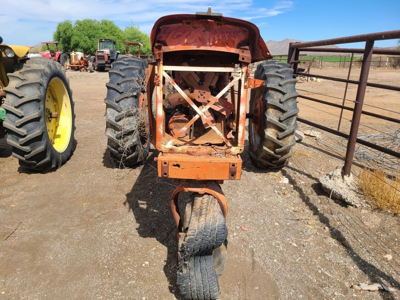 1962 International Harvester 460 Tractor - $2,500 | Machinery Pete