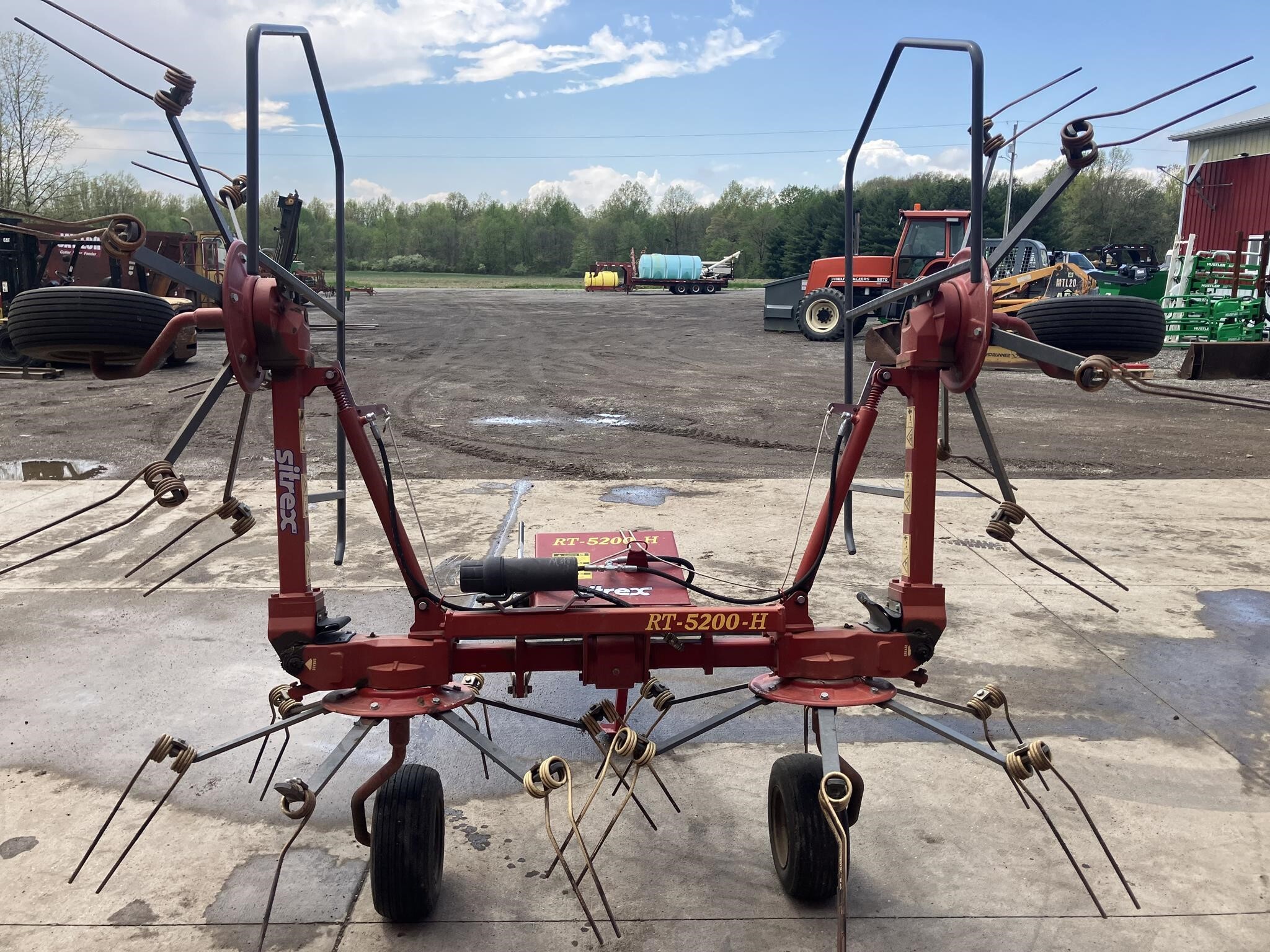 Sitrex RT5200H Tedder - $4,500 | Machinery Pete
