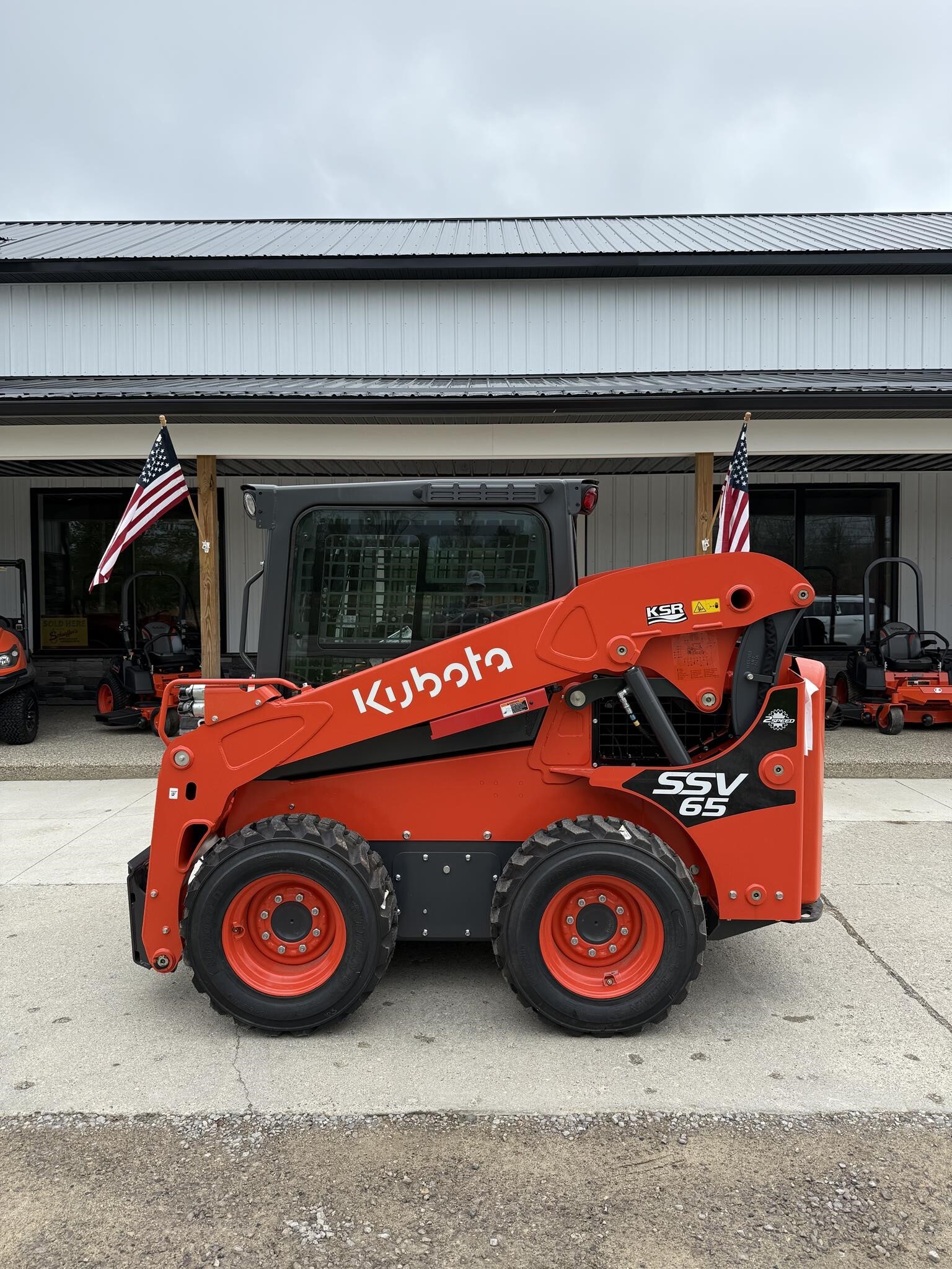 2025 Kubota SSV65 Skid Steer - $Call | Machinery Pete