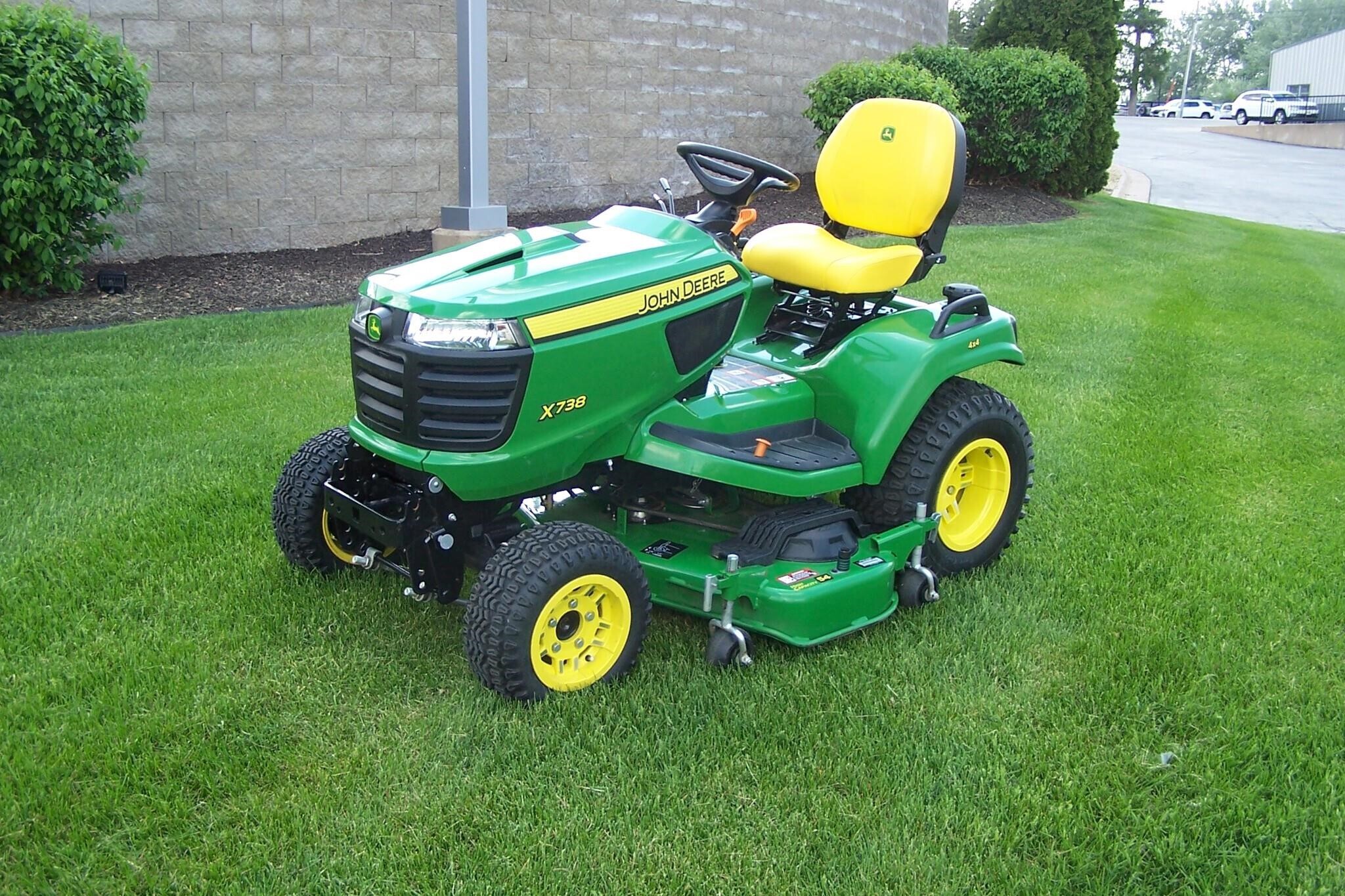Used John Deere X738 Lawn Mowers for Sale - 49 Listings | Machinery Pete