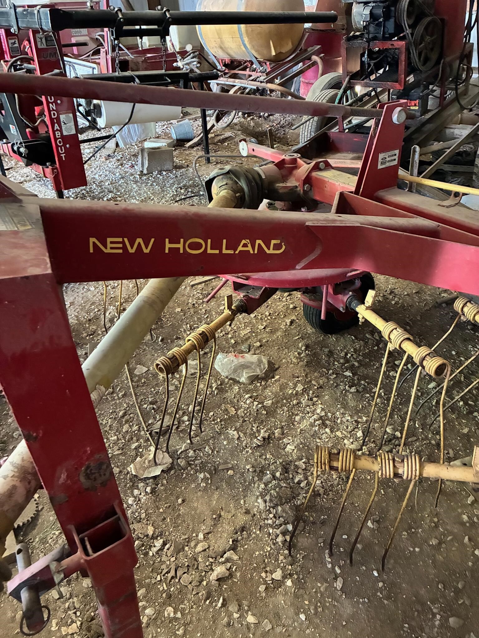 New Holland 254 Rake - $1,950 | Machinery Pete
