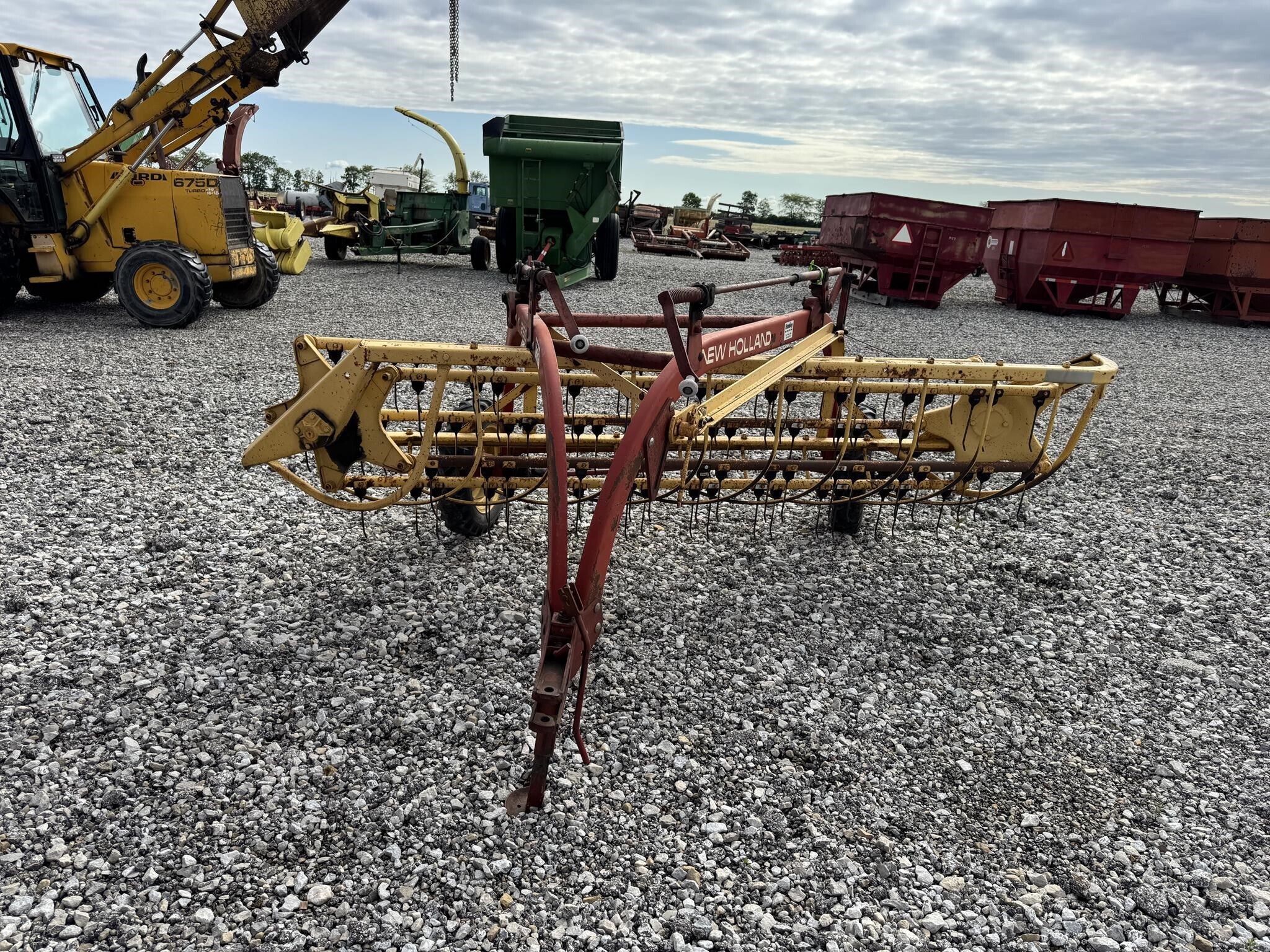 New Holland Rolabar 256 Rake - $2,950 | Machinery Pete