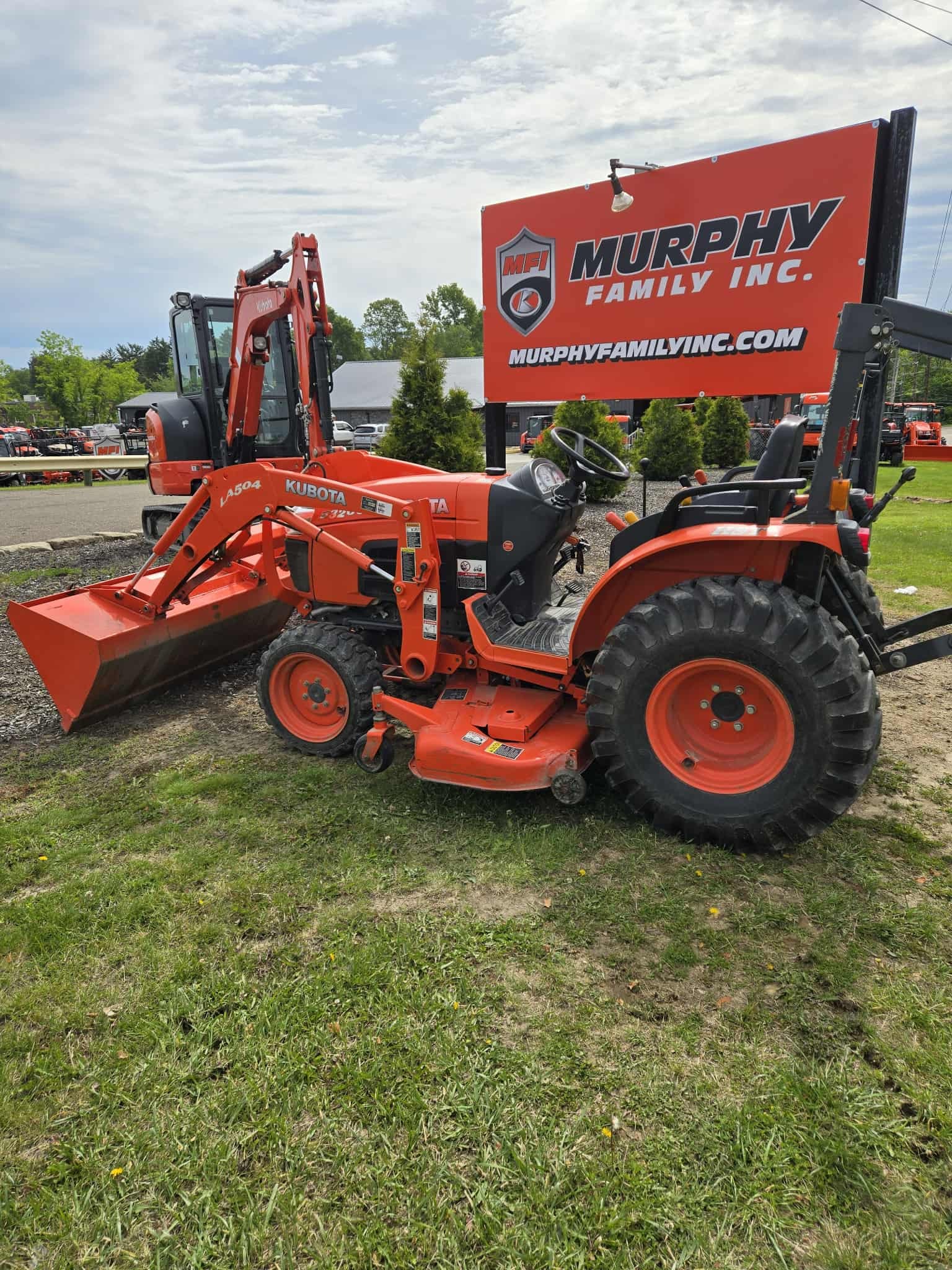 Kubota B3200 Tractor - $17,900 | Machinery Pete