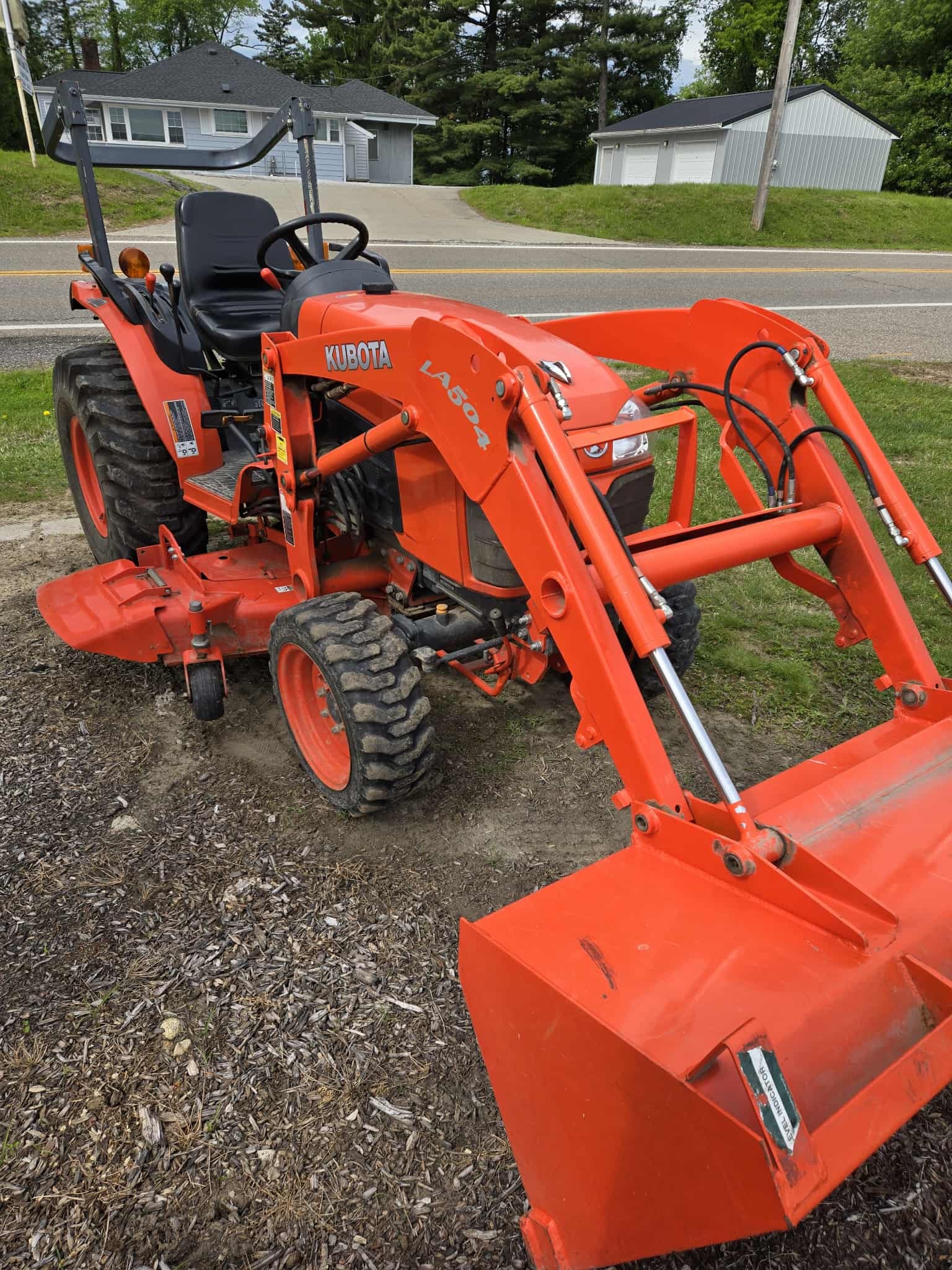 Kubota B3200 Tractor - $17,900 | Machinery Pete