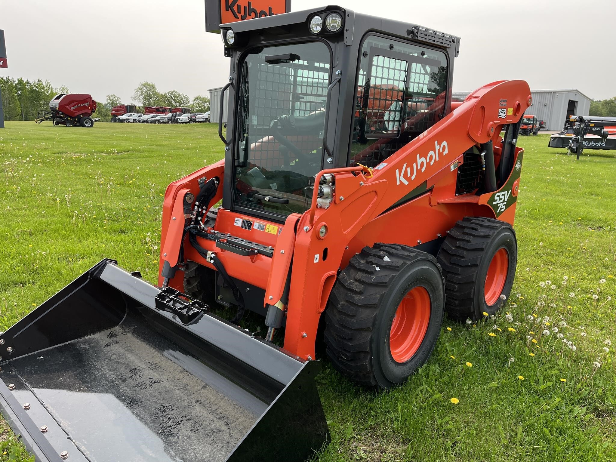 2025 Kubota SSV75 Skid Steer - $Call | Machinery Pete