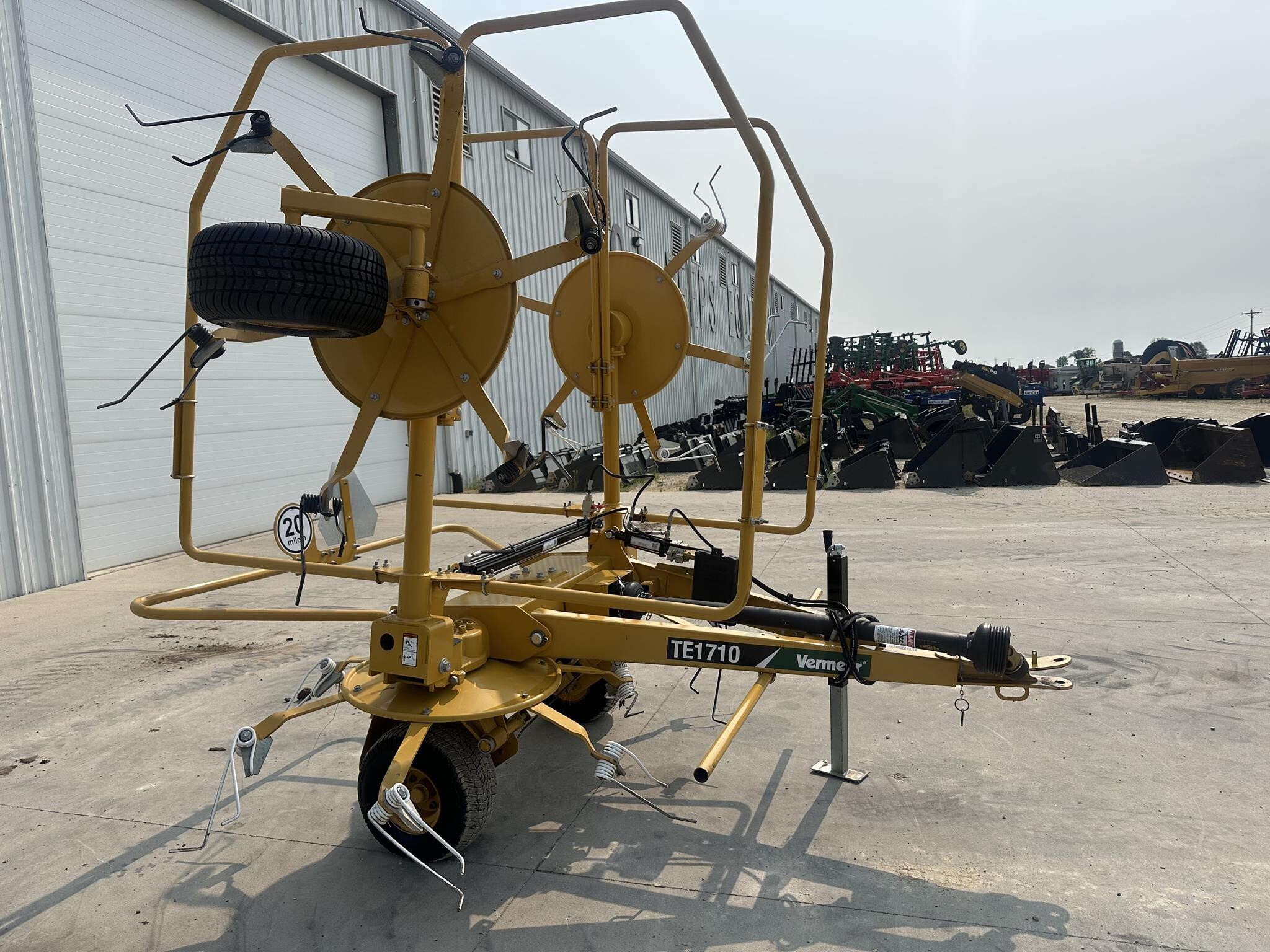2022 Vermeer TE1710 Tedder - $Call | Machinery Pete