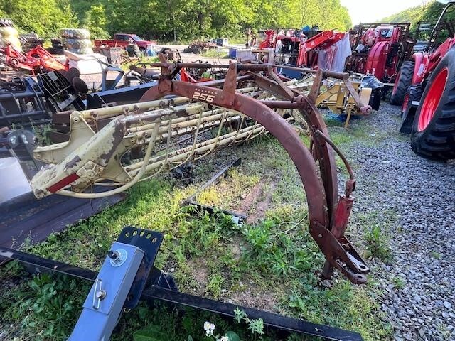 New Holland Rolabar 256 Rake - $1,800 | Machinery Pete