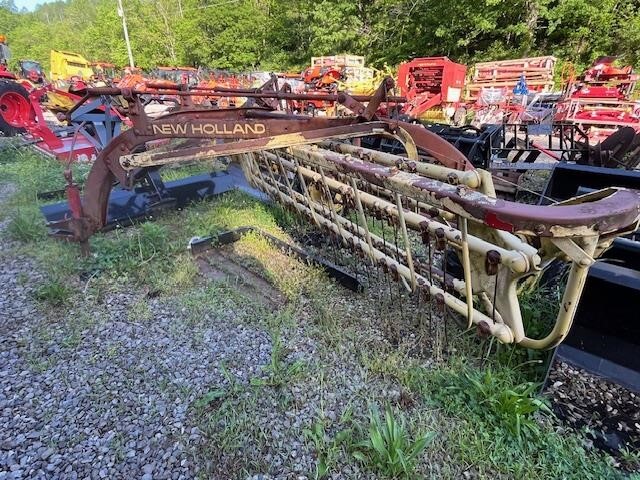 New Holland Rolabar 256 Rake - $1,800 | Machinery Pete