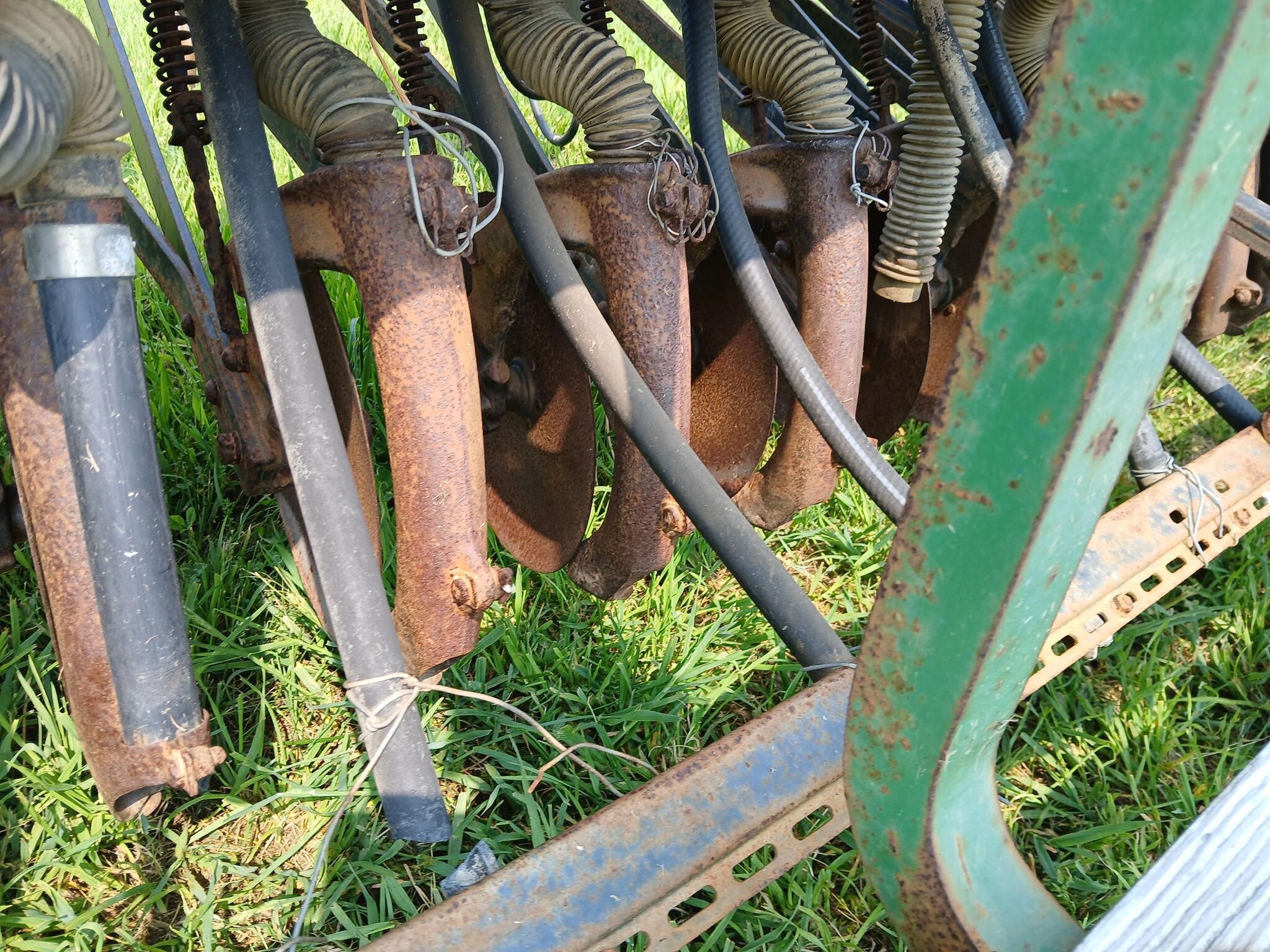 John Deere 8250 Drill - $3,500 | Machinery Pete