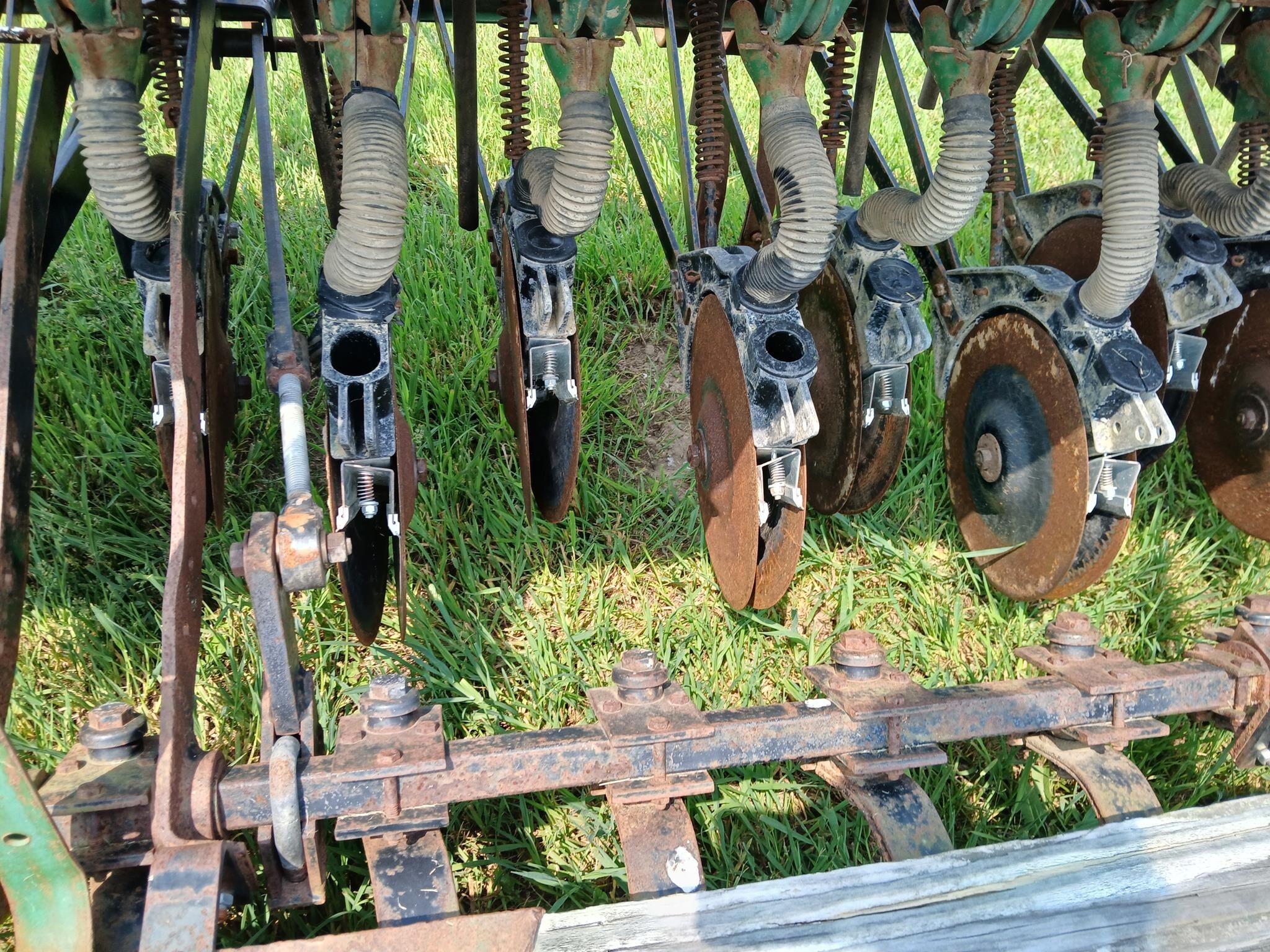 John Deere 8300 Drill - $3,500 | Machinery Pete