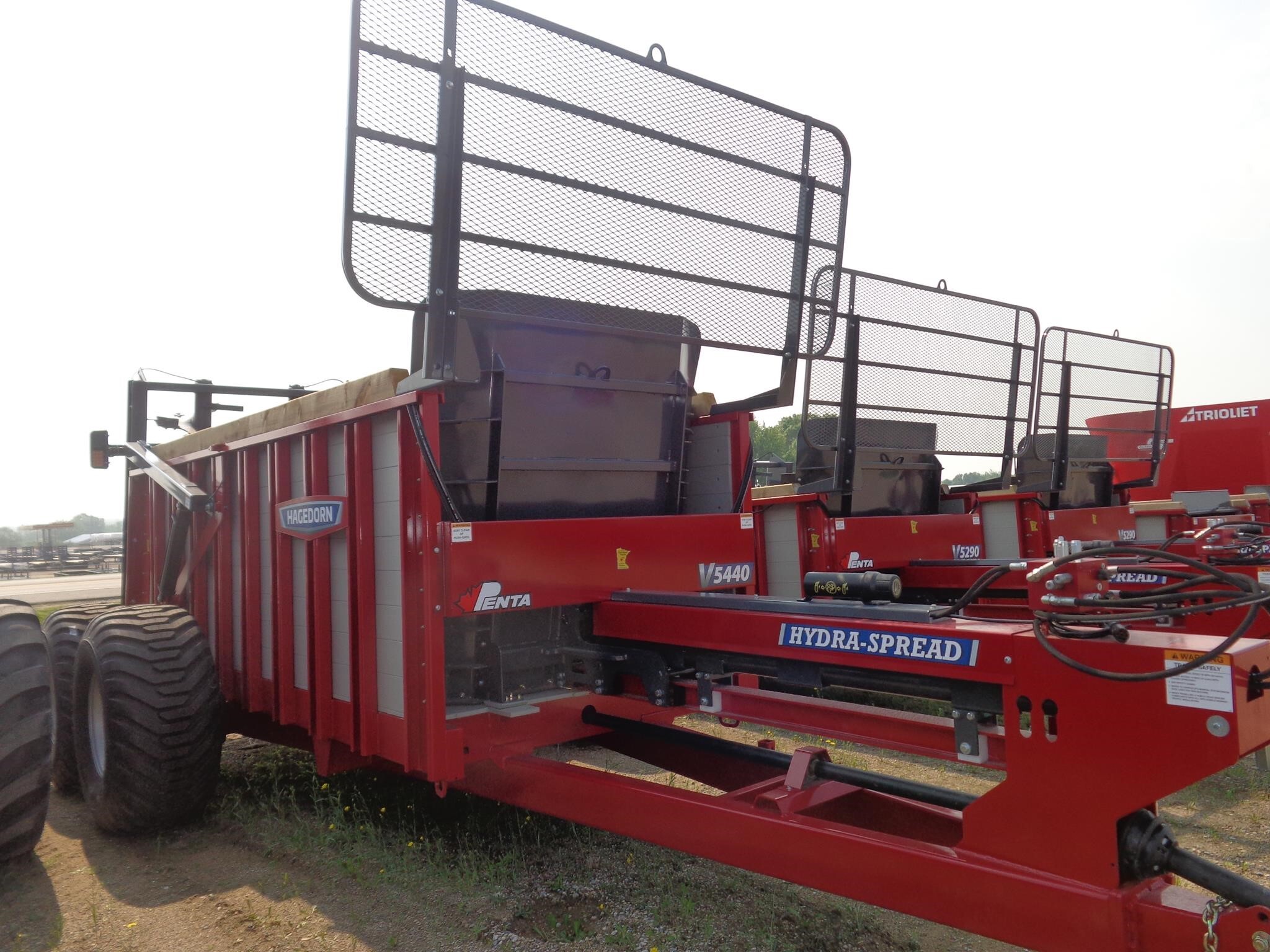 Penta 5440V Manure Spreader - $Call | Machinery Pete