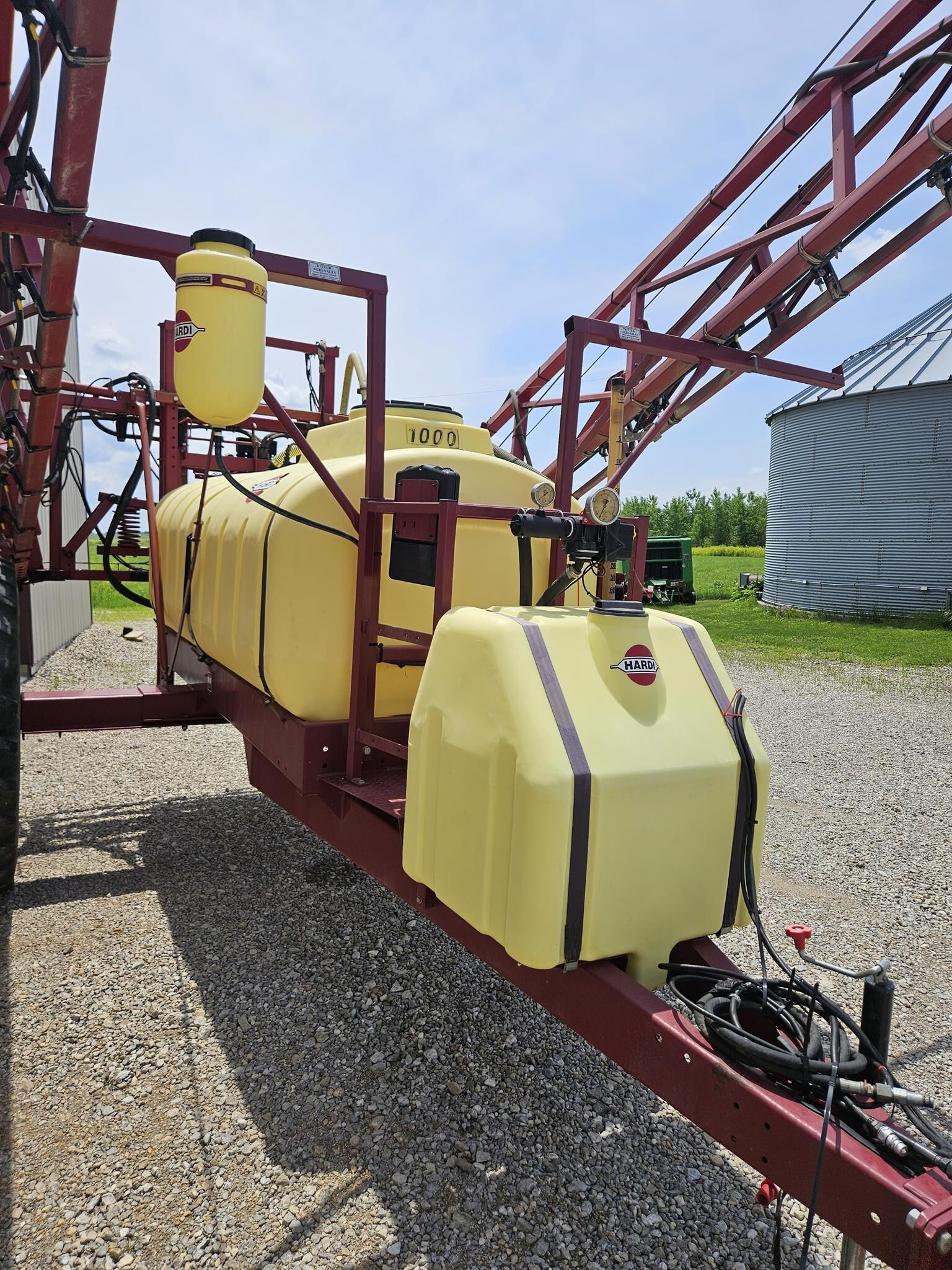 Hardi Navigator 1000 Pull-Type Sprayer - $Call | Machinery Pete