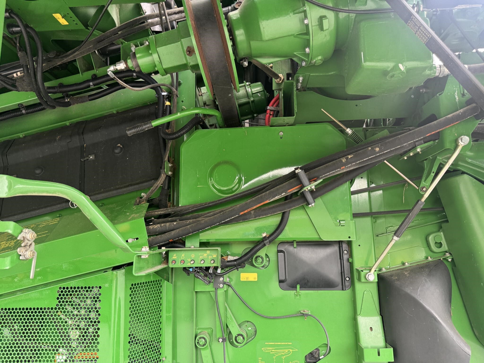 2011 John Deere 9570 STS Combine - $82,500 | Machinery Pete