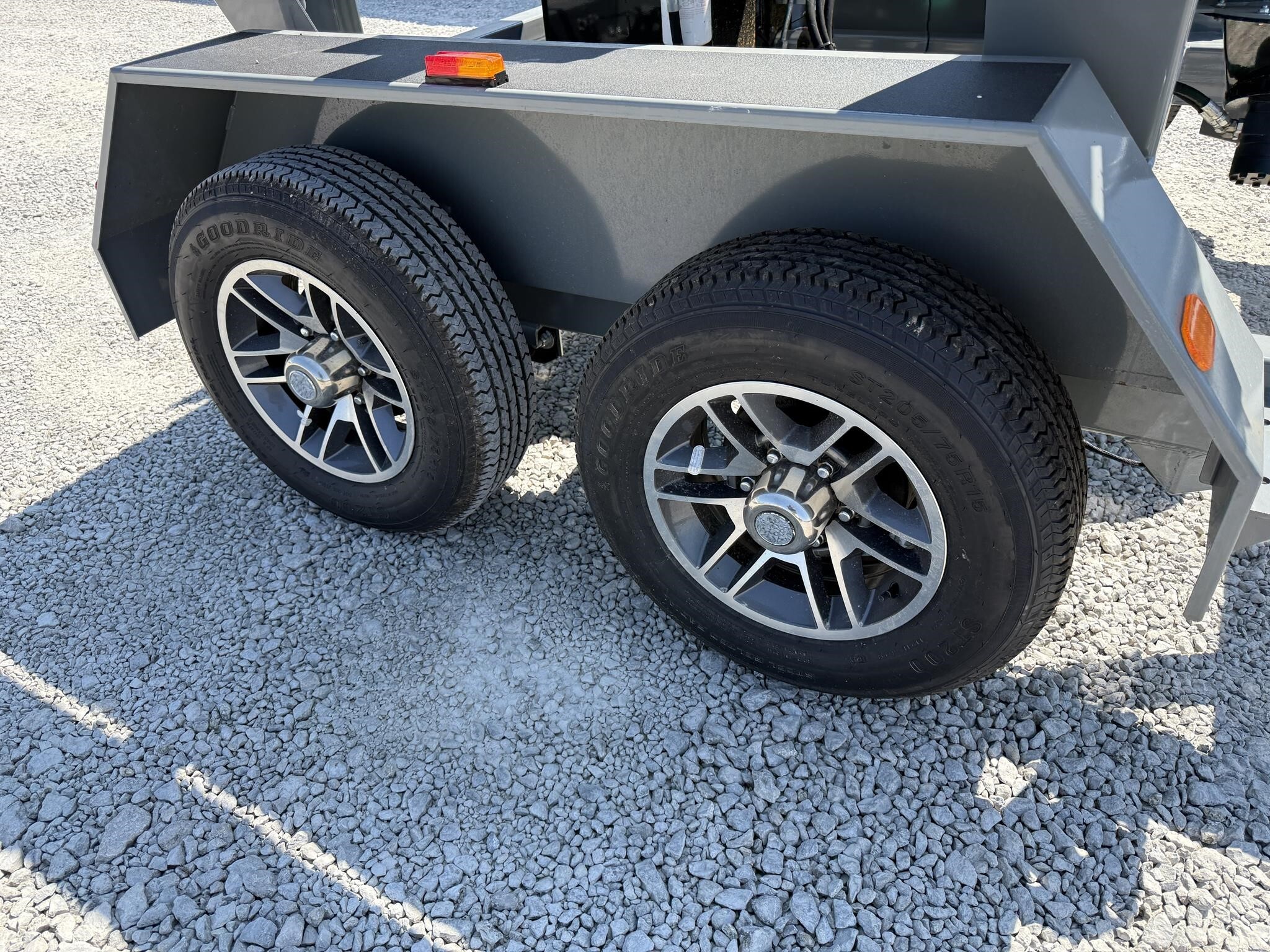 Travis Seed Cart HSC2200 Seed Tender - $17,900 | Machinery Pete