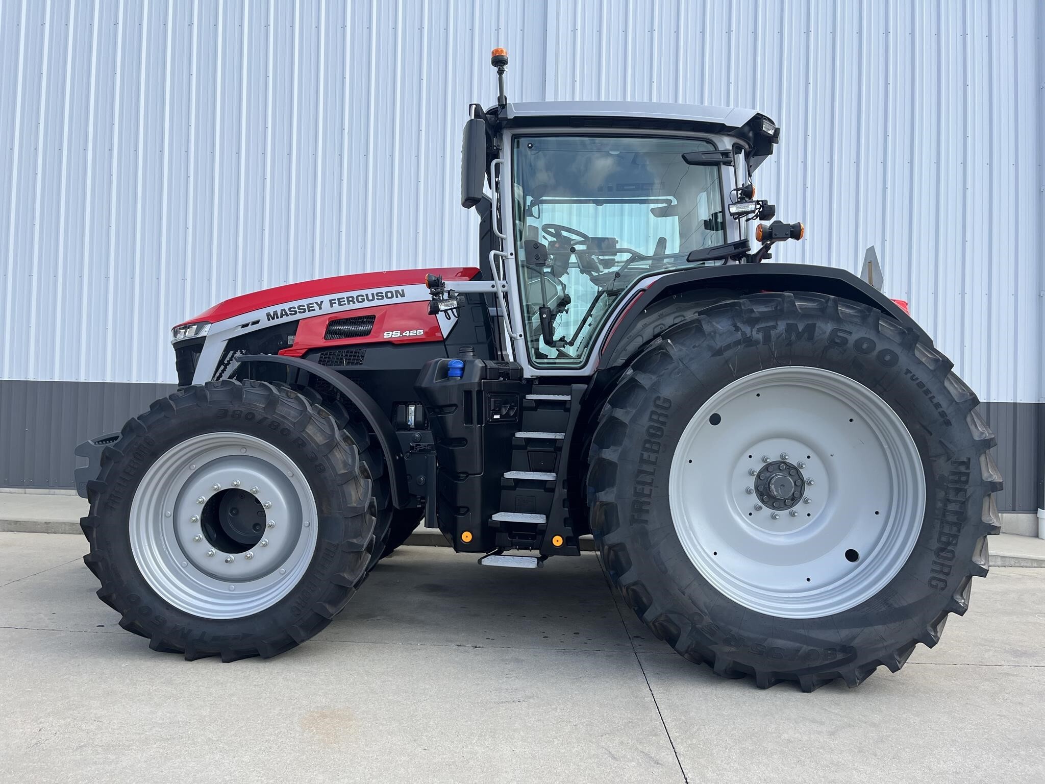 2025 Massey Ferguson 9S.425 Tractor - $Call | Machinery Pete