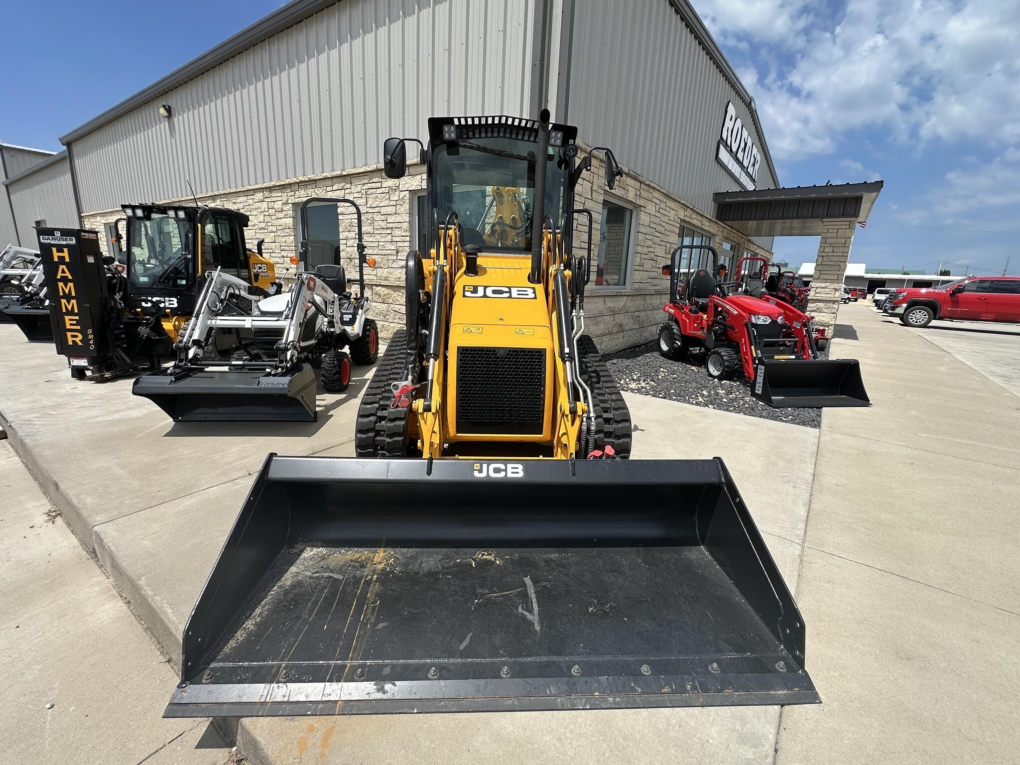 2025 JCB 1CXT Loader and Skid Steer Attachment - $Call | Machinery Pete