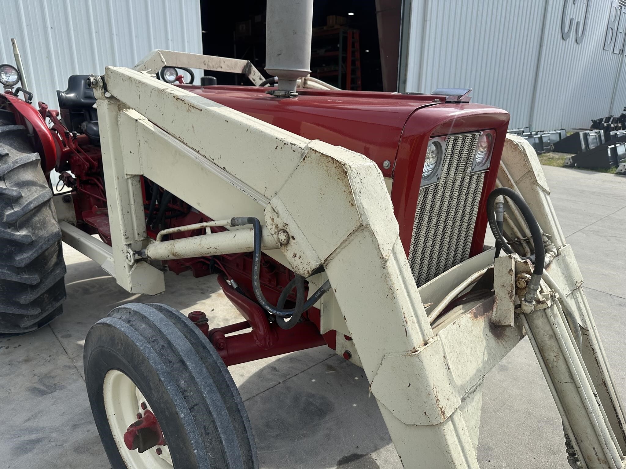 International 606 Tractor - $9,500 | Machinery Pete