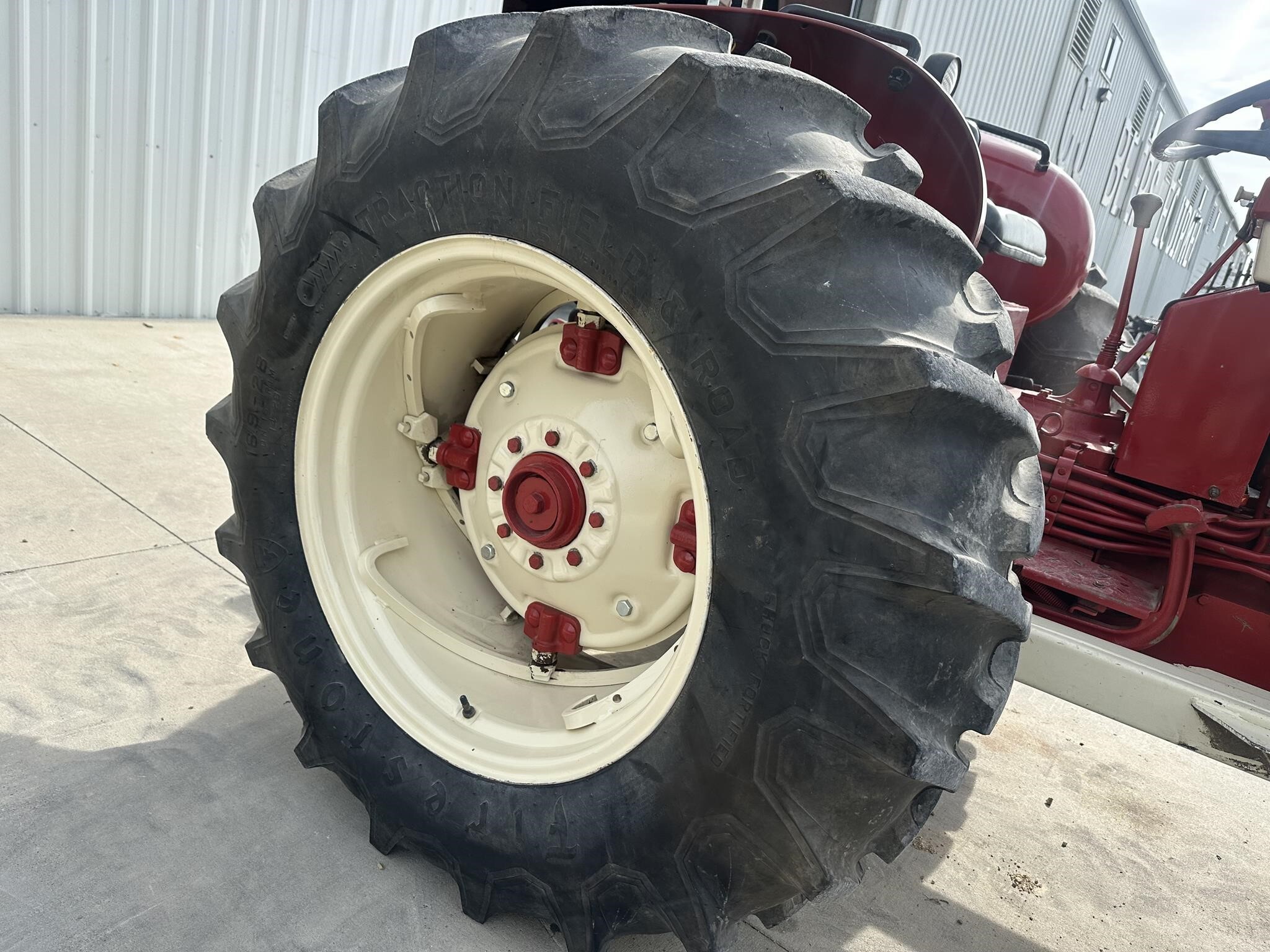 International 606 Tractor - $9,500 | Machinery Pete