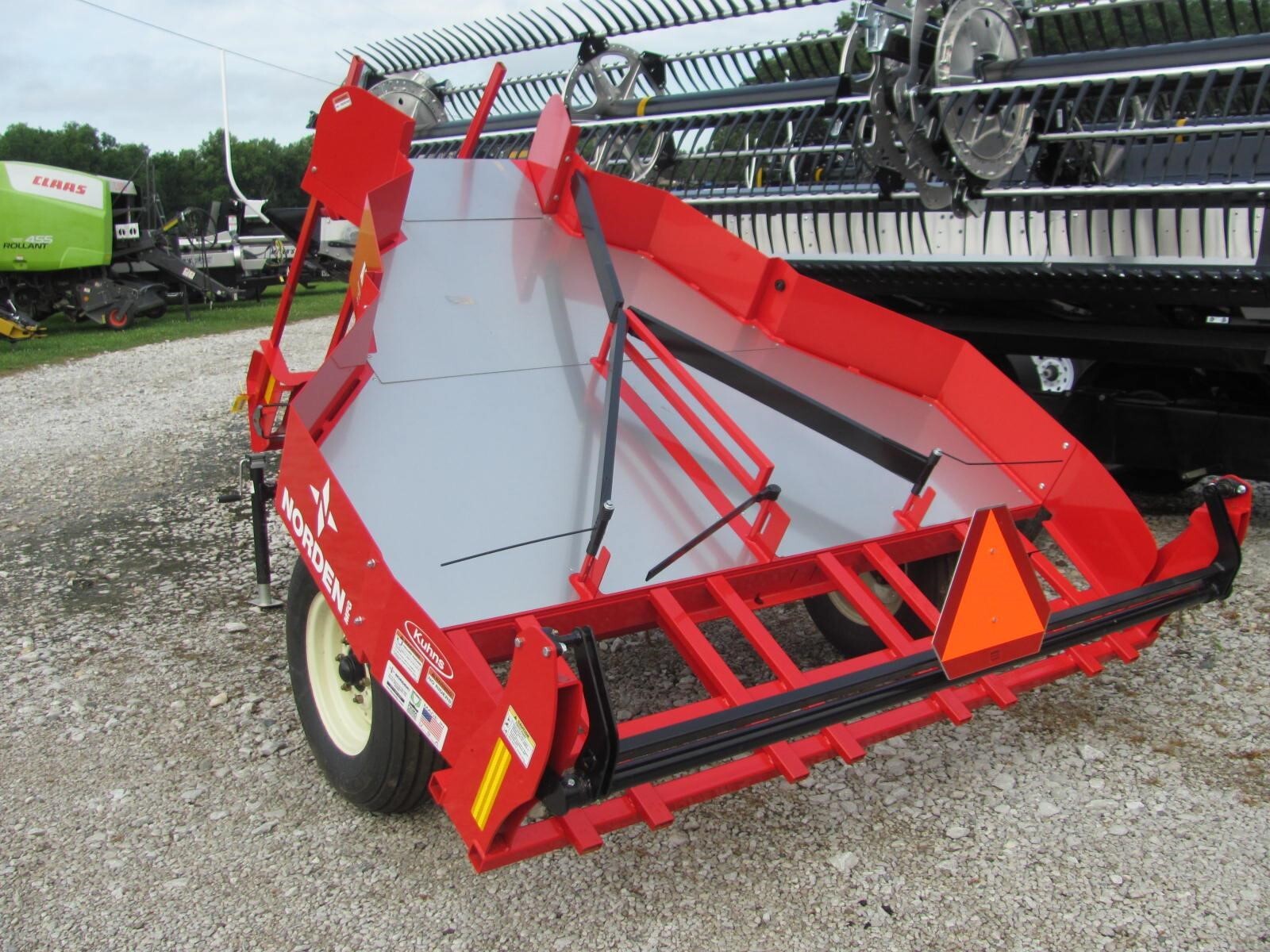 Kuhns Manufacturing AF4 Hay Stacking Equipment - $Call | Machinery Pete