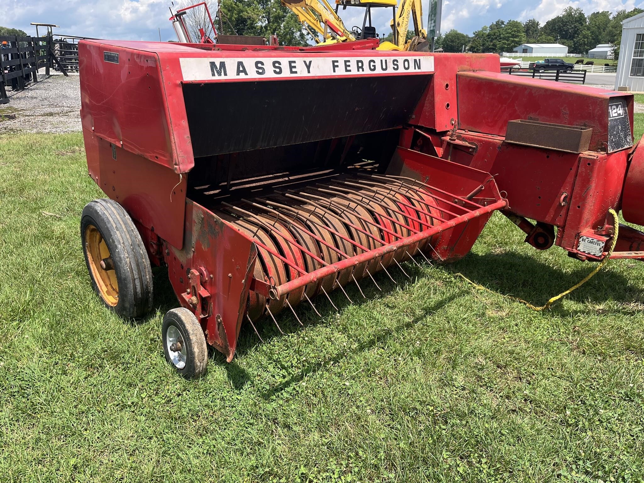 Massey Ferguson 124 Small Square Baler - $Call | Machinery Pete