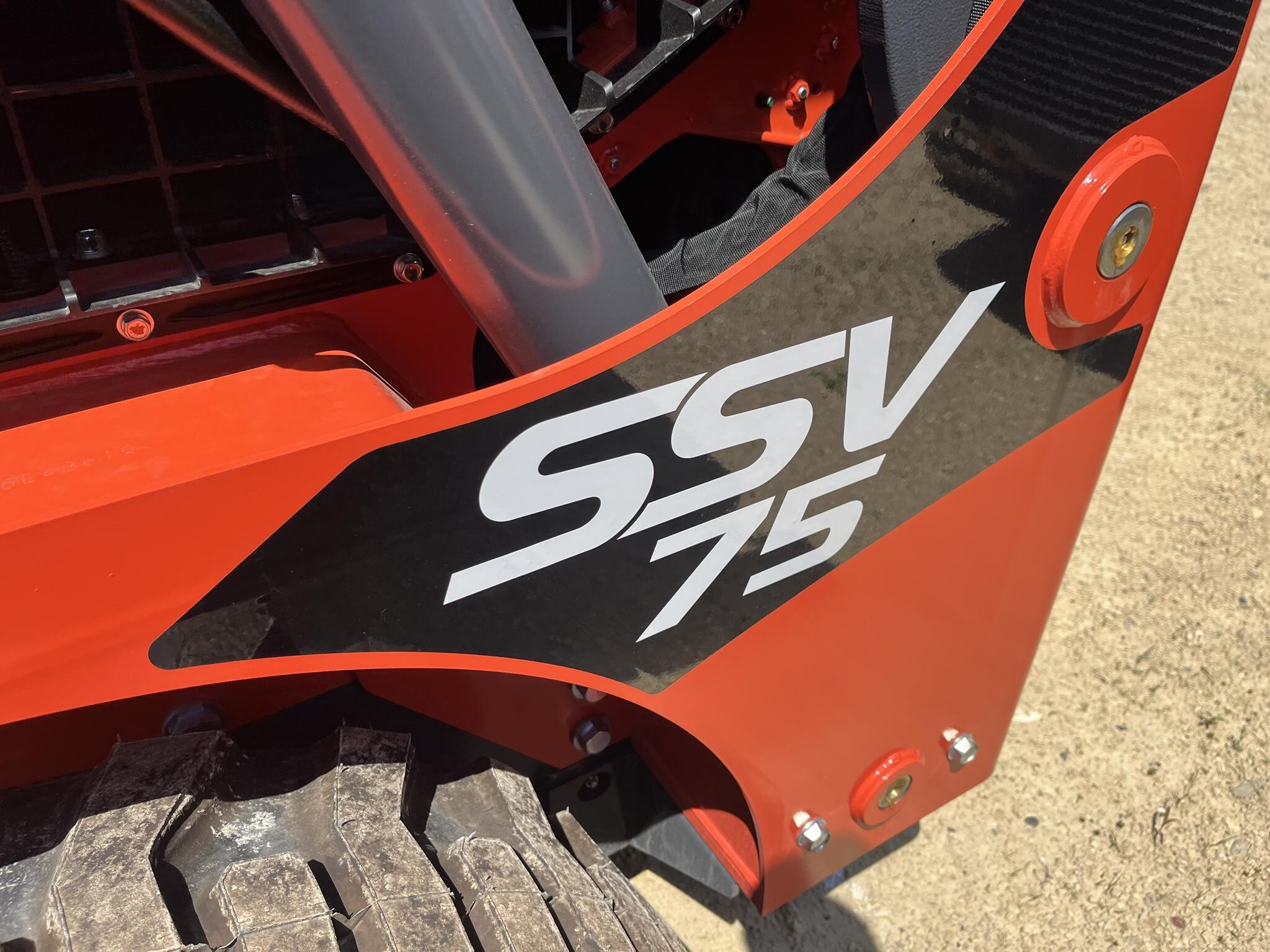 2025 Kubota SSV75 Skid Steer - $Call | Machinery Pete