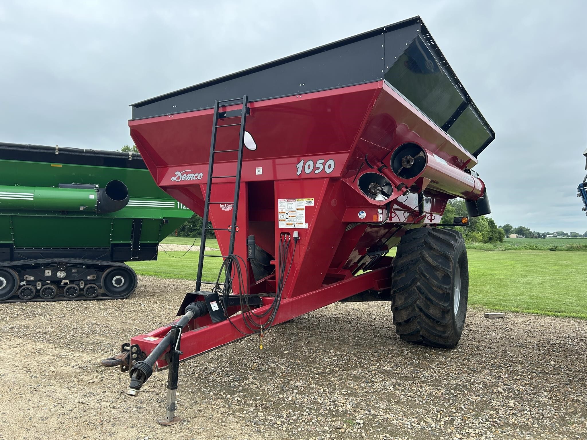2015 Demco 1050 Grain Cart - $31,000 | Machinery Pete