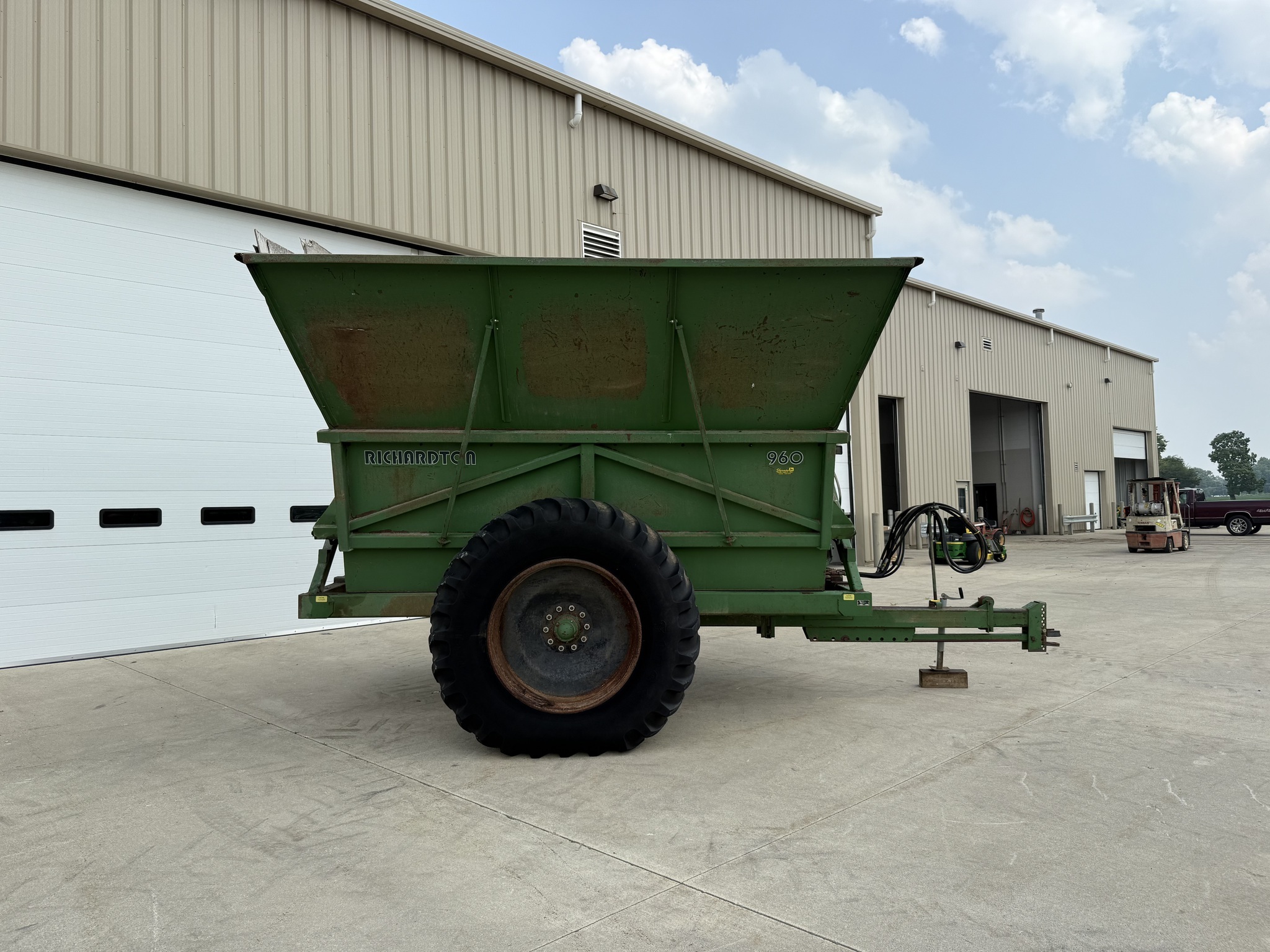 Richardton 960 Dump Trucks/Trailer - $9,350 | Machinery Pete