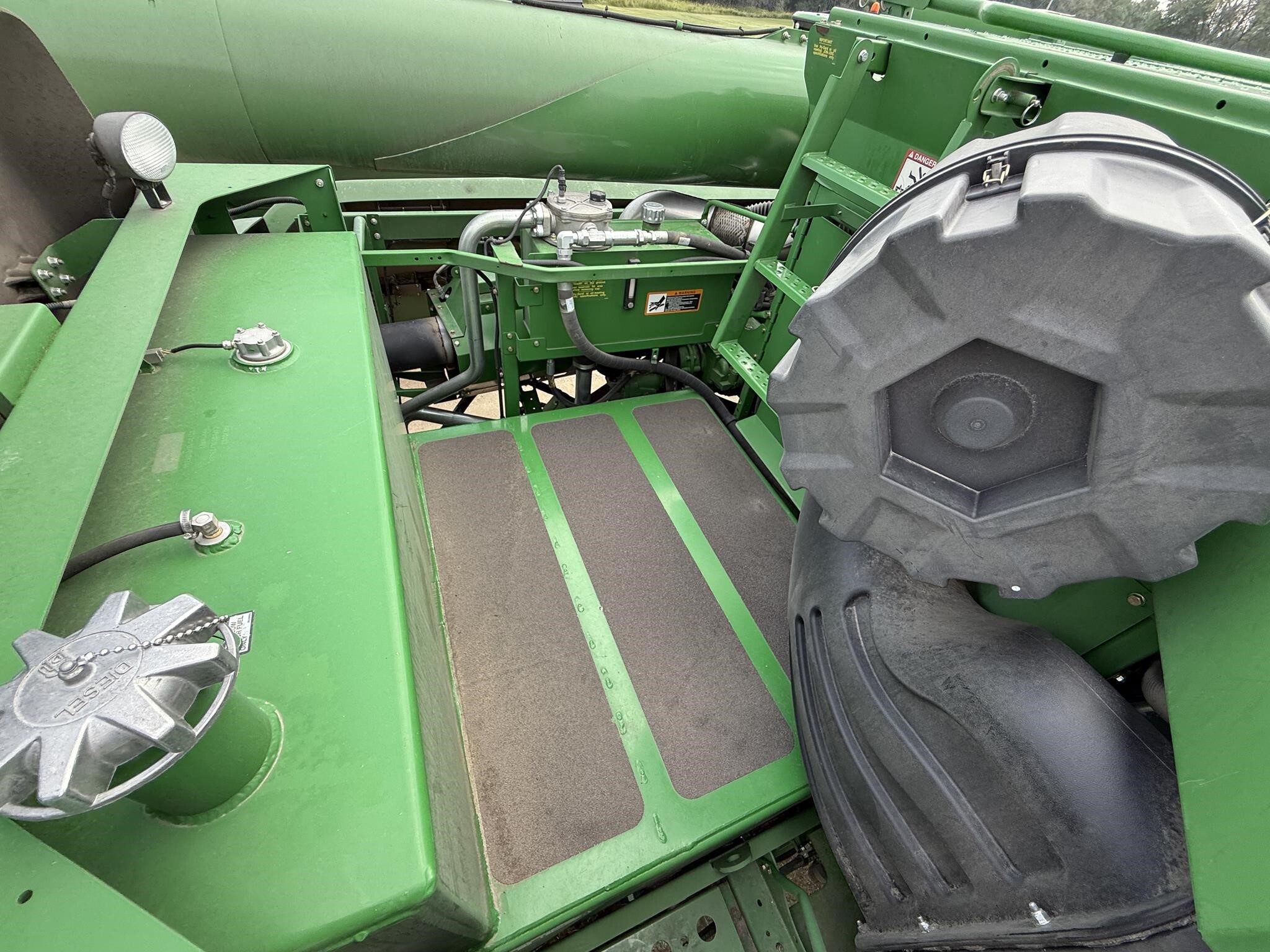 2013 John Deere S690 Combine - $88,000 | Machinery Pete