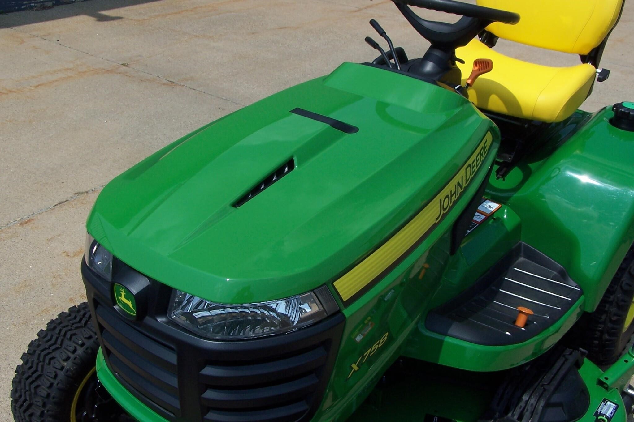 2024 John Deere X758 Lawn Mower - $14,800 | Machinery Pete