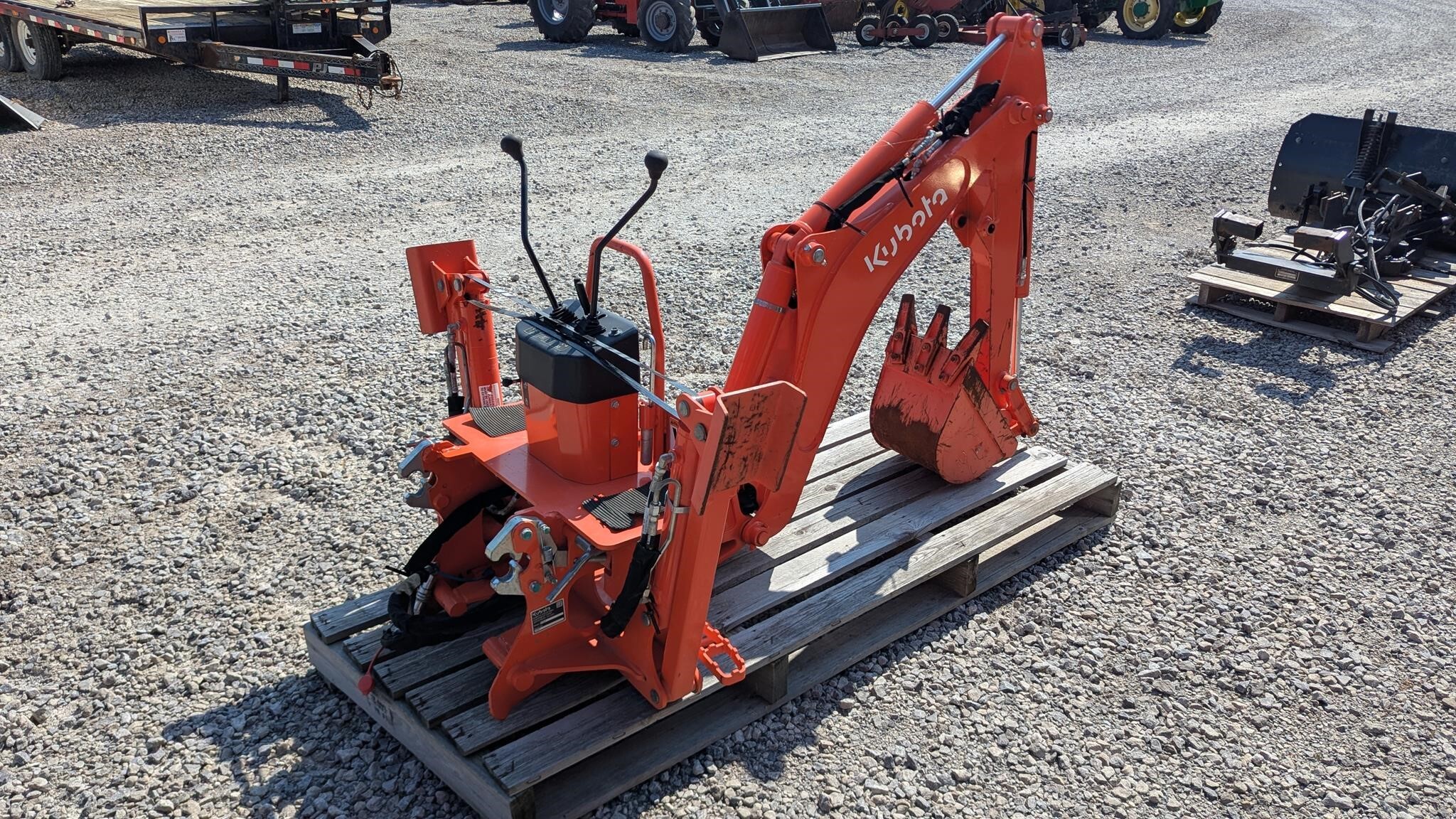 Kubota BT603 Backhoe and Excavator Attachment - $4,900 | Machinery Pete