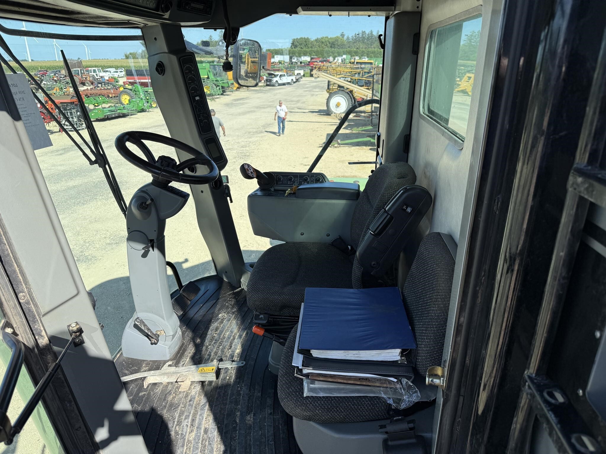 2010 Gleaner R76 Combine - $47,900 | Machinery Pete