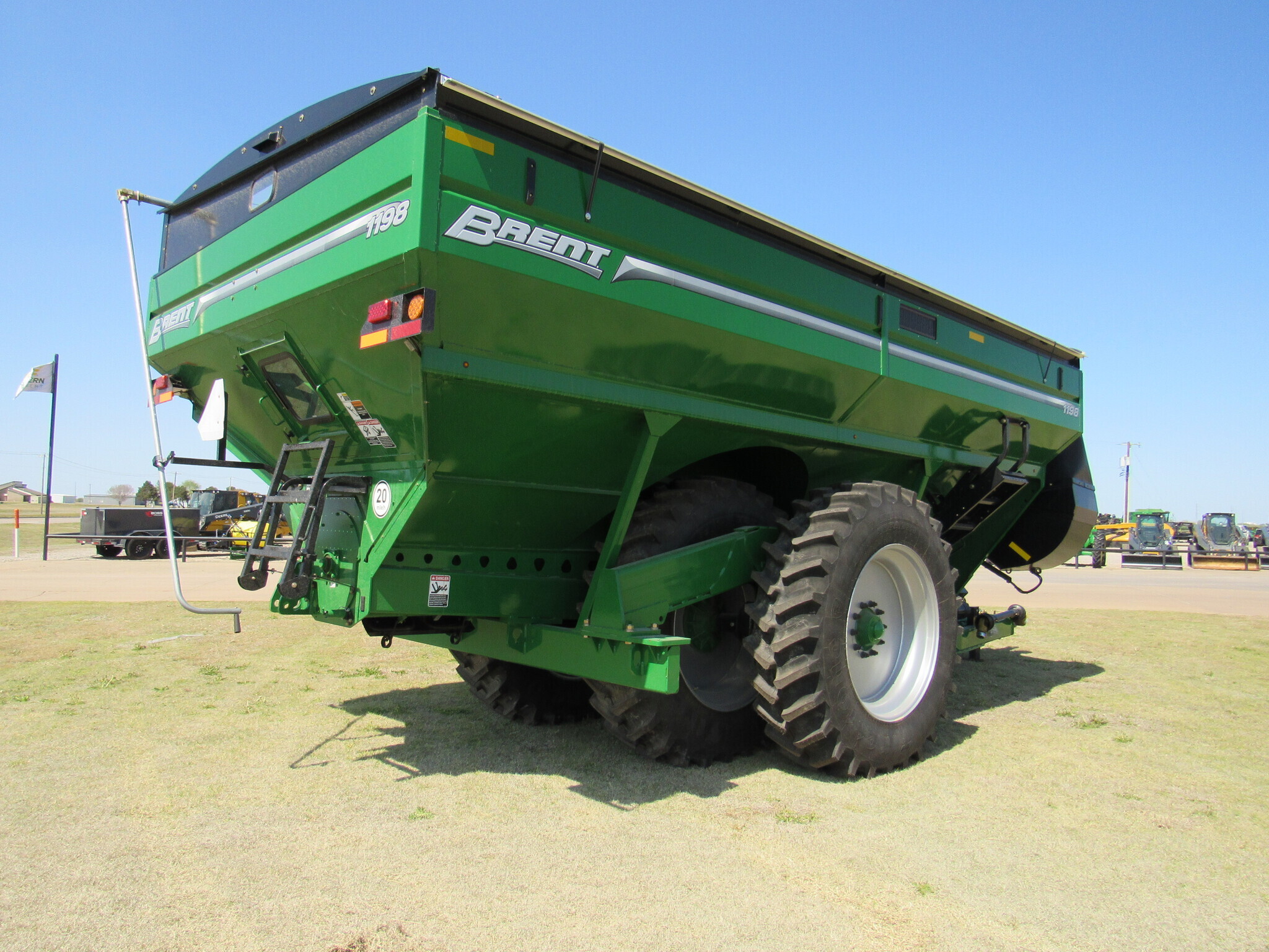 2024 Brent 1198 Grain Cart - $116,500 | Machinery Pete