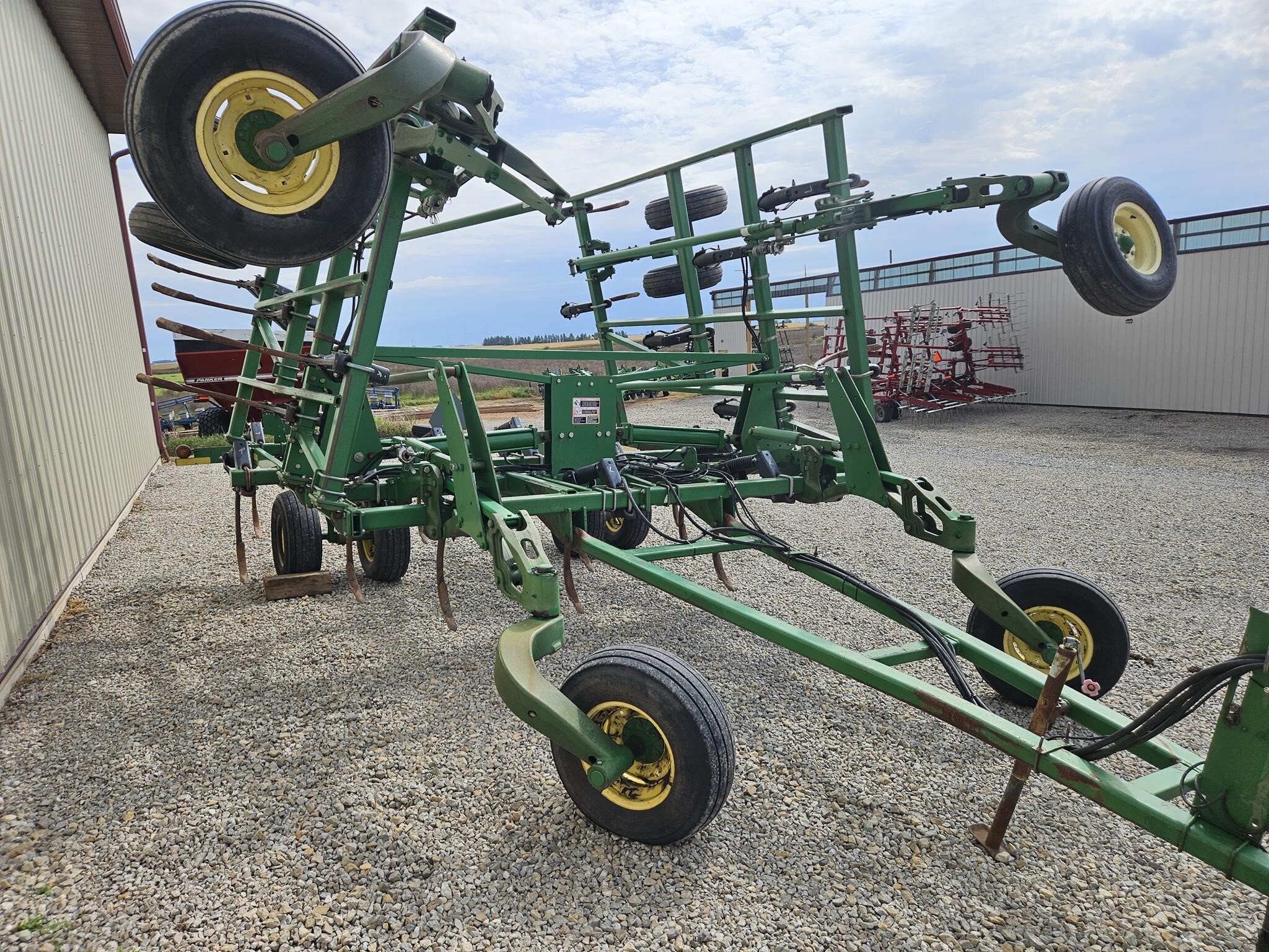 John Deere 2400 Chisel Plow - $Call | Machinery Pete