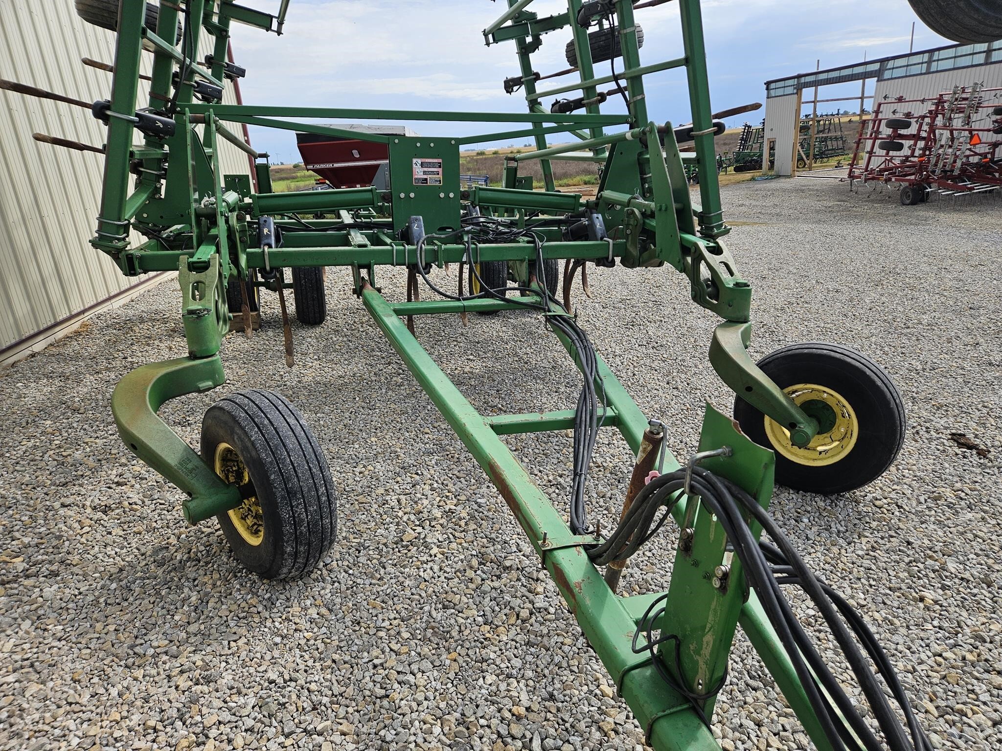 John Deere 2400 Chisel Plow - $Call | Machinery Pete