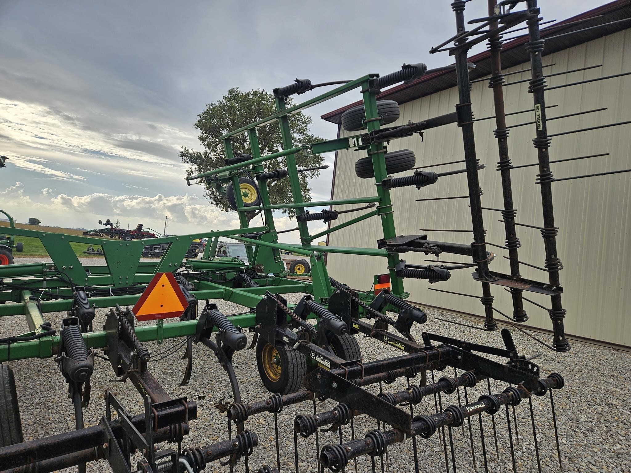 John Deere 2400 Chisel Plow - $19,500 | Machinery Pete