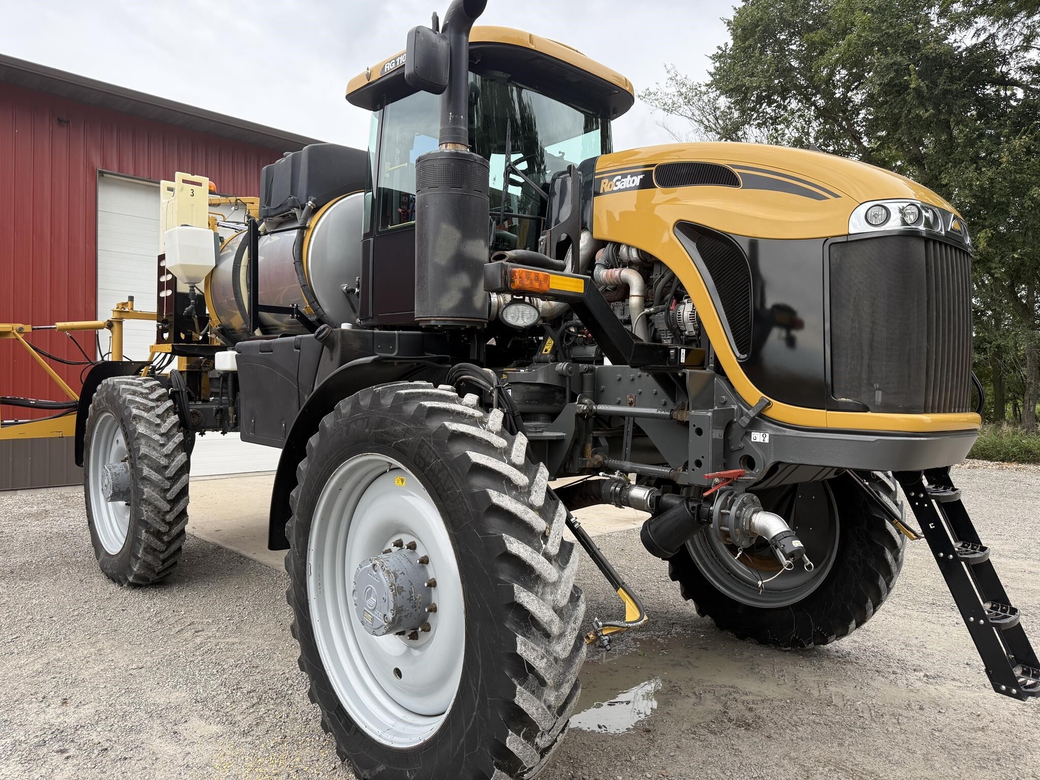 2015 Ag-Chem RoGator 1100B Self-Propelled Sprayer - $61,000 | Machinery ...