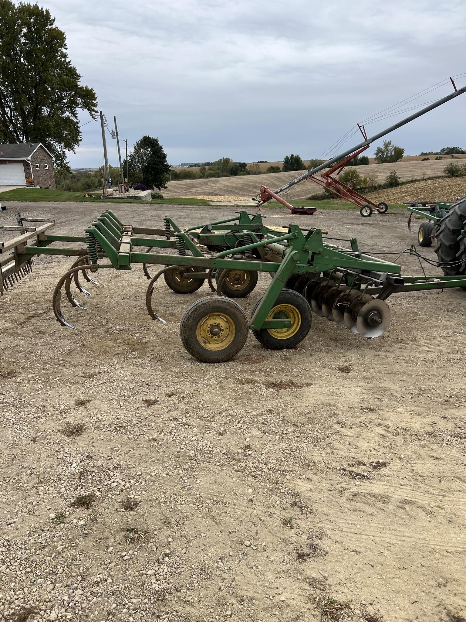 John Deere 1710A Chisel Plow - $3,900 | Machinery Pete